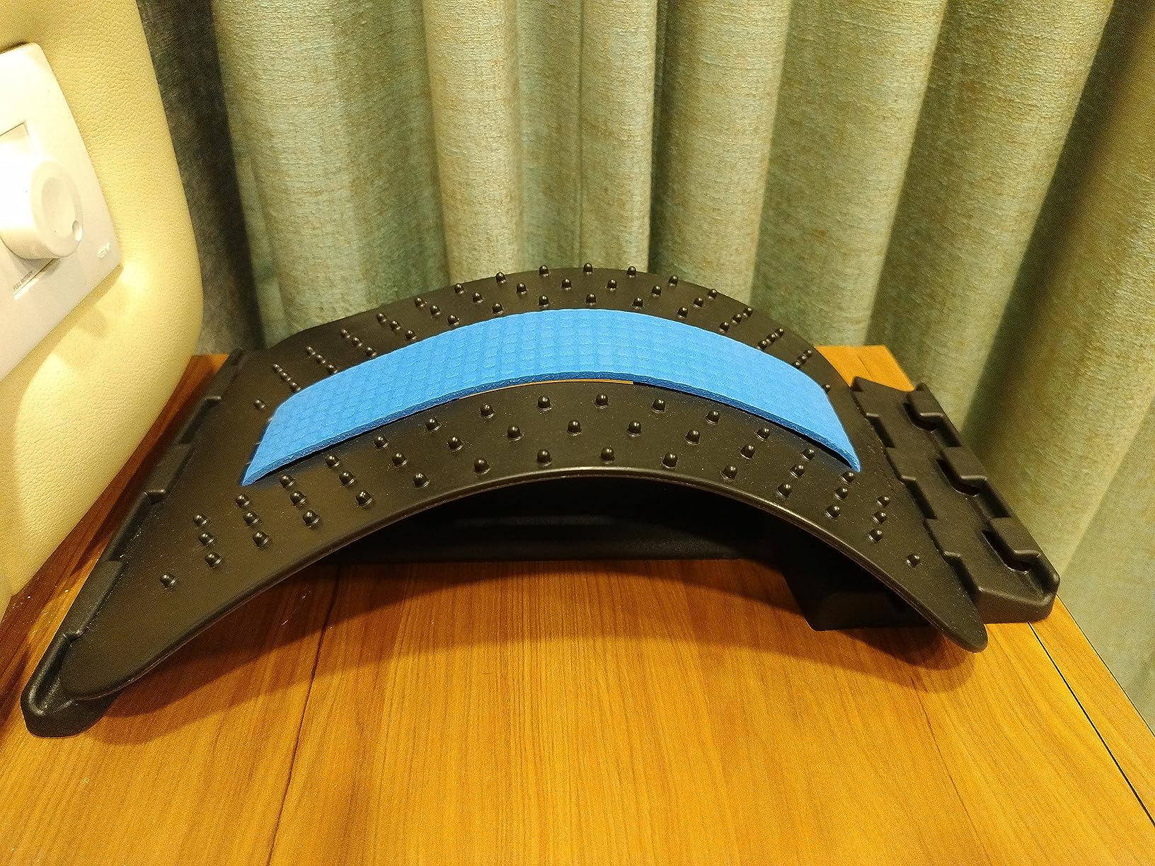 SHAYONAM Back Pain Relief Product Back Stretcher, Spinal Curve Back ...