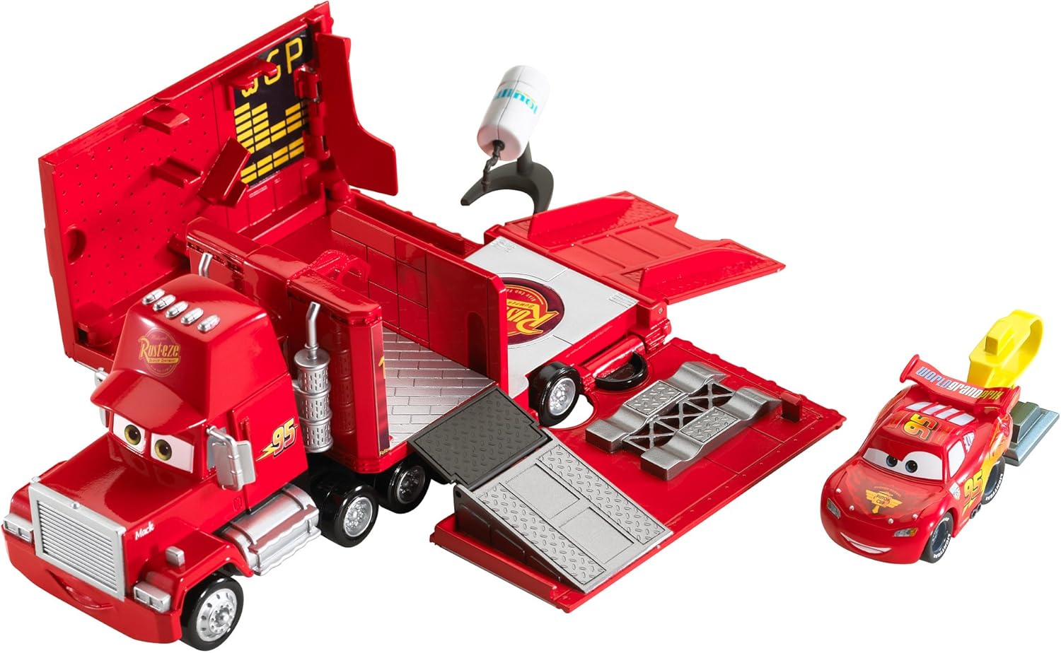 Amazon.com: Cars 2 Action Agents Mack Truck Playset : Juguetes y Juegos