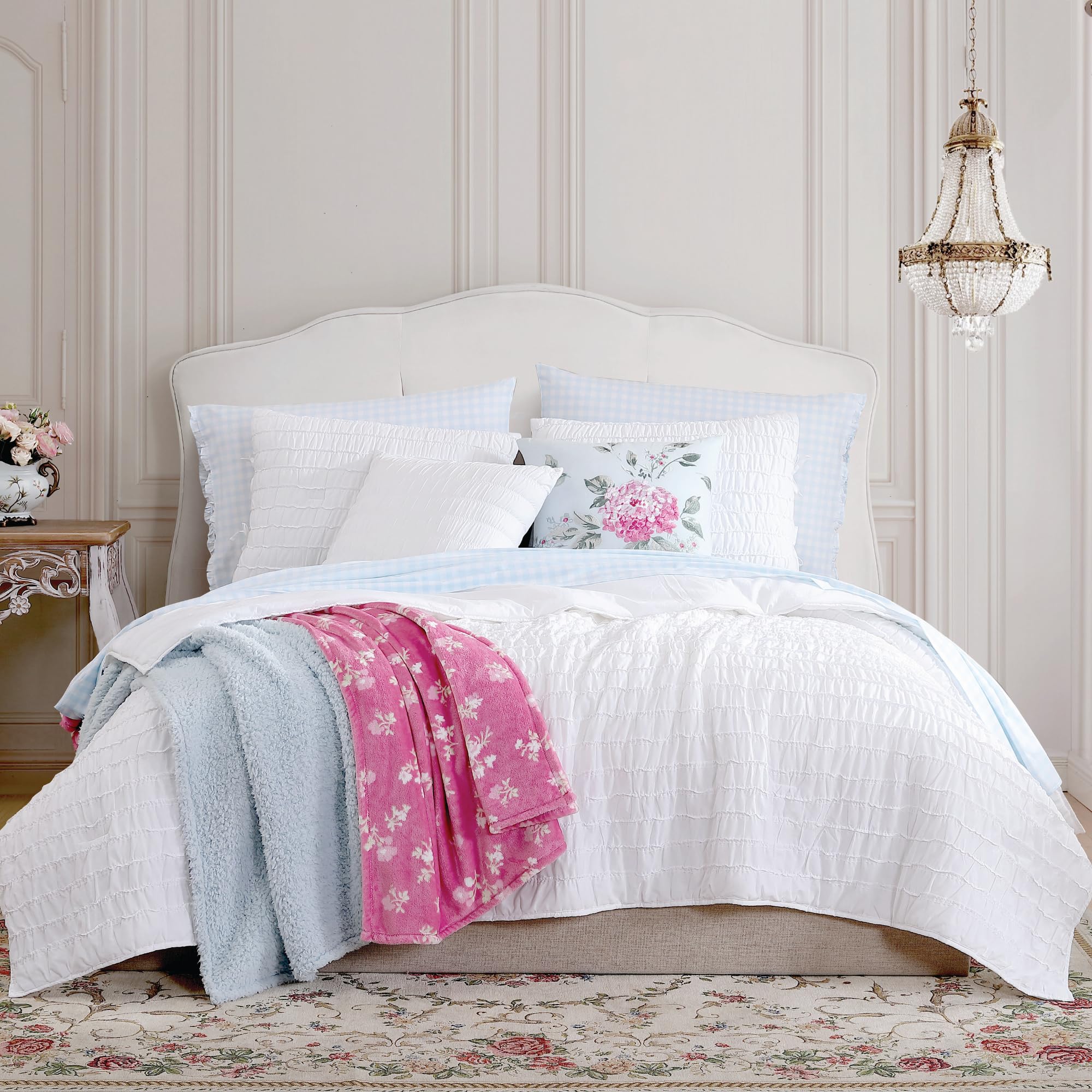 Amazon.com: Shabby Chic® - Queen Quilt Set, Reversible Cotton Bedding ...