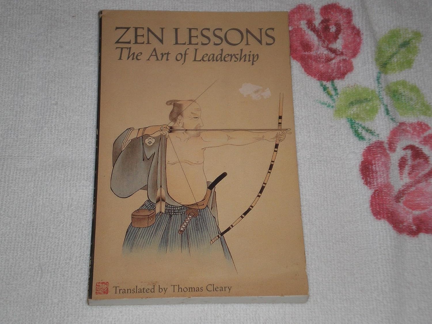 Amazon.com: Zen Lessons: The Art of Leadership: 9780877734468: Cleary ...
