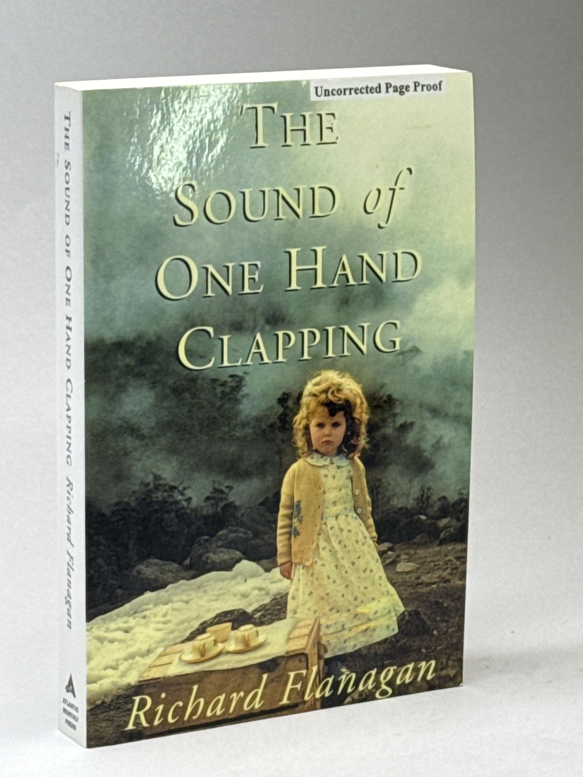 The Sound of One Hand Clapping: Flanagan, Richard: 9780871138026 ...