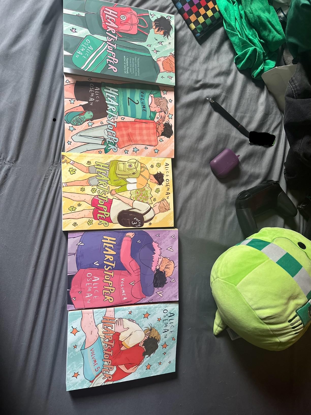 Amazon.com: Heartstopper #5: A Graphic Novel: 9781338807486: Oseman ...