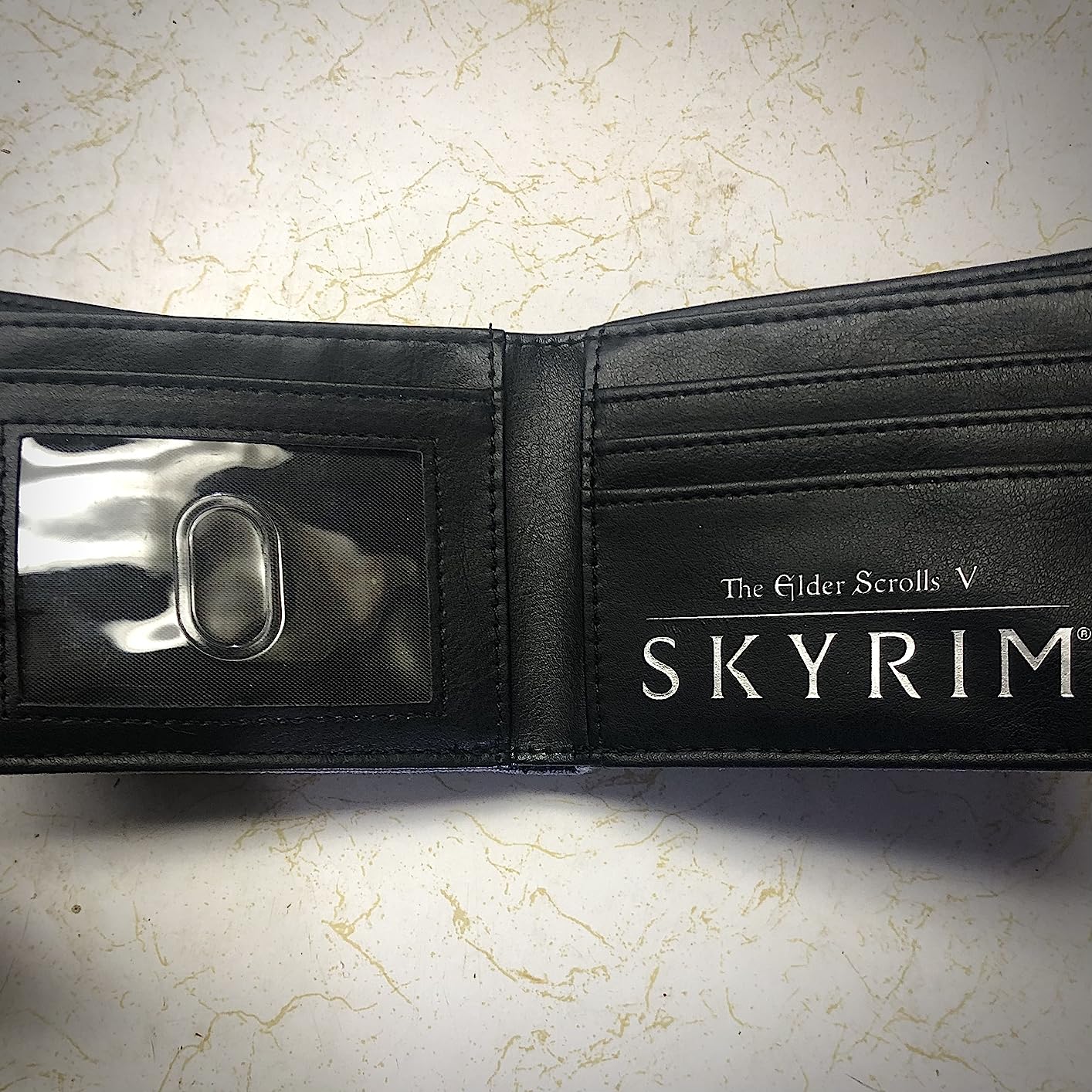 Amazon.com: Skyrim Game Series Themed Bi-Fold Wallet : Clothing, Shoes ...