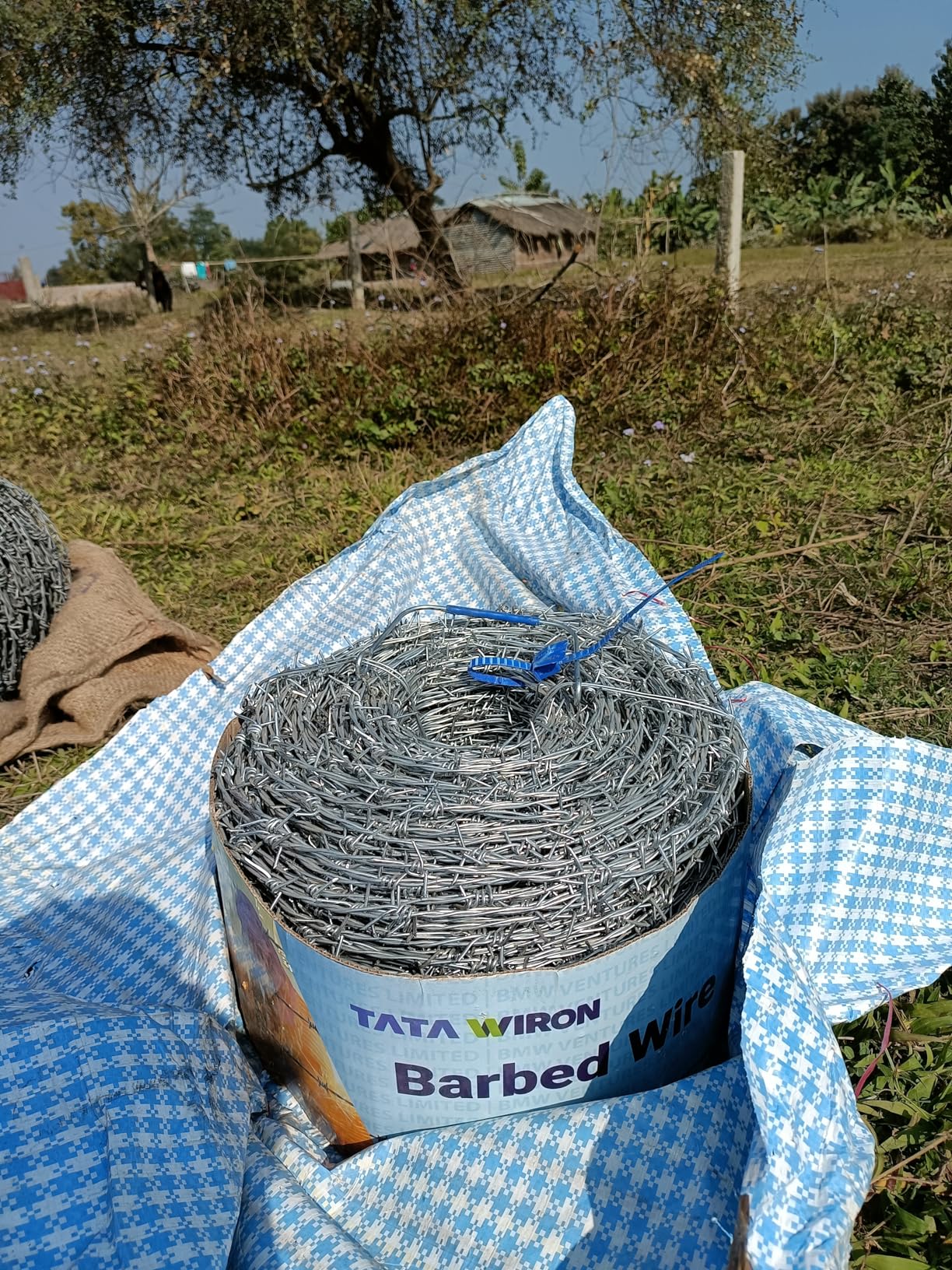 Tata Barbed Wire, Barbed Wire for Fencing Approx Length 300 Meters ...