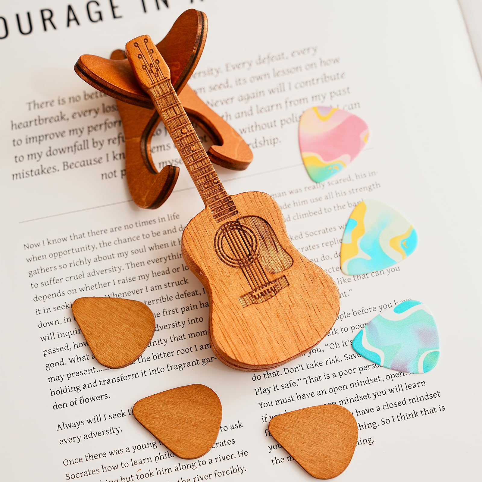 Amazon.com: eiopyzo Guitar Pick Holder,Guitar Pick Case of Wooden ...