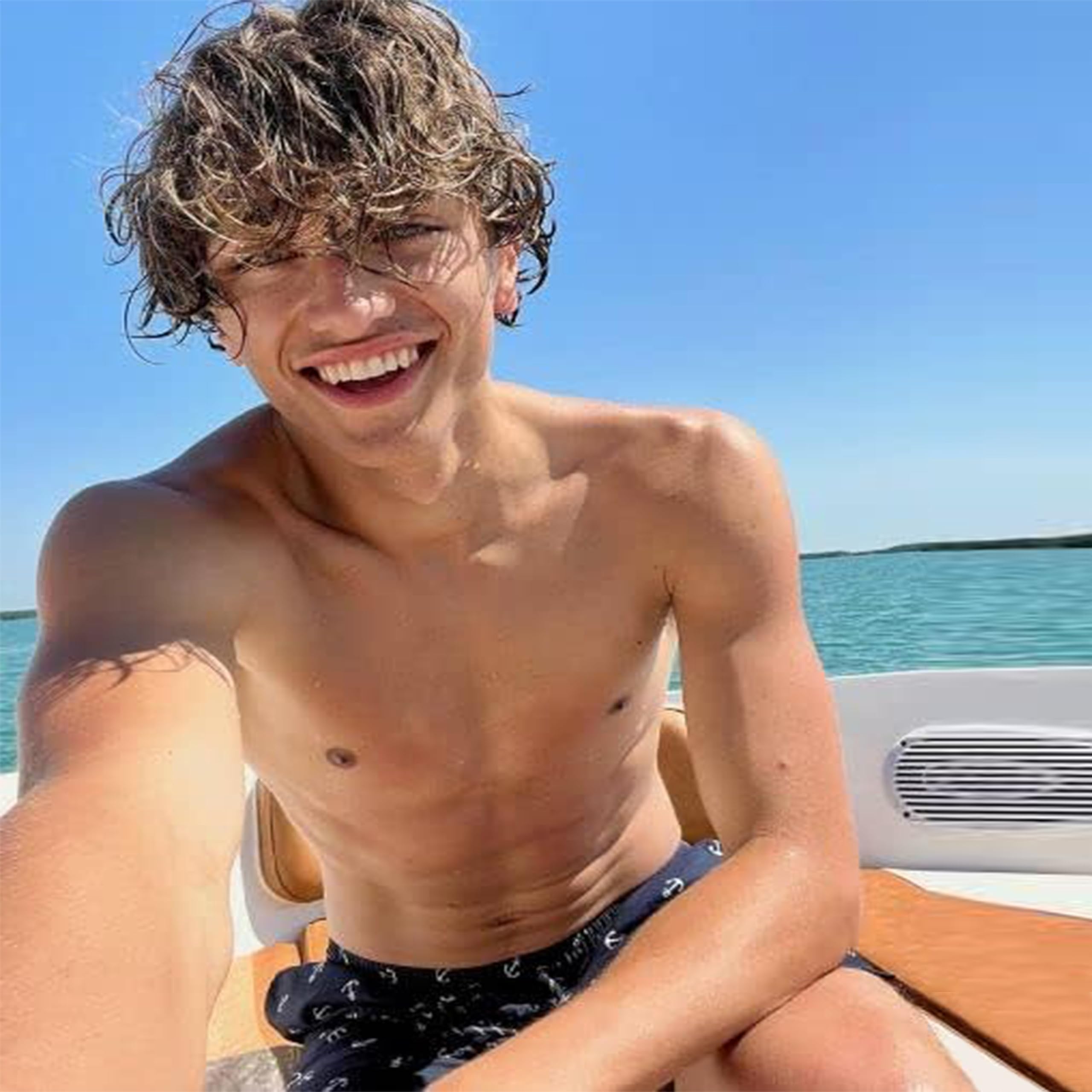 5 Seconds Of Summer Shirtless