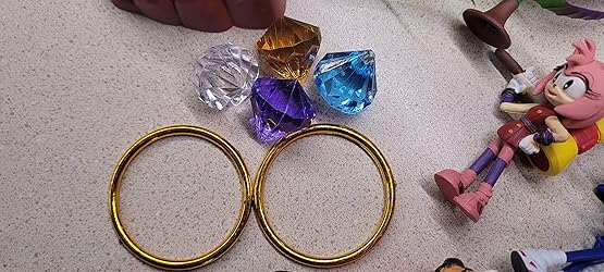 Amazon.com: Sonic the Hedgehog Deluxe Cake Topper Set with Sonic and ...