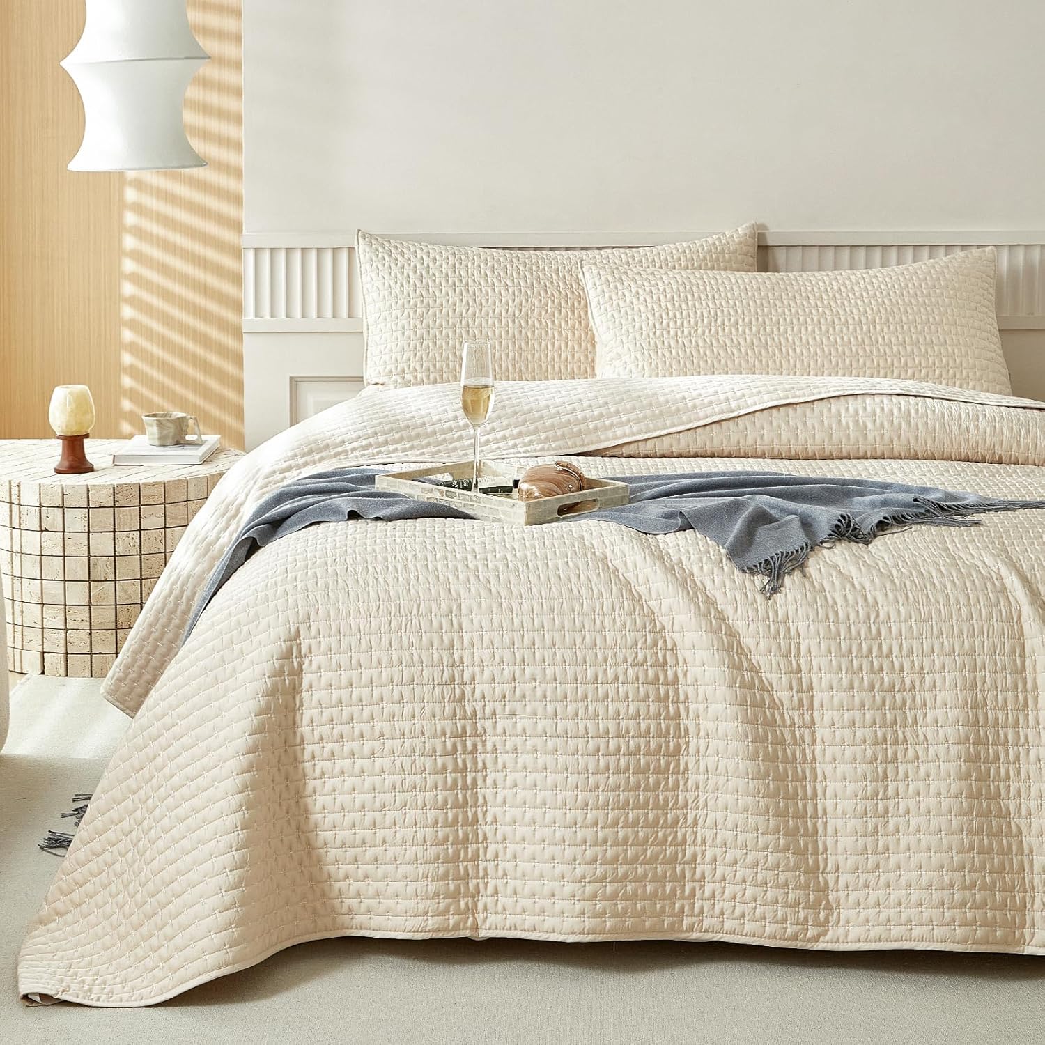 Amazon.com: WARMDERN Beige Quilt Set King Size, Cooling Summer Quilt ...