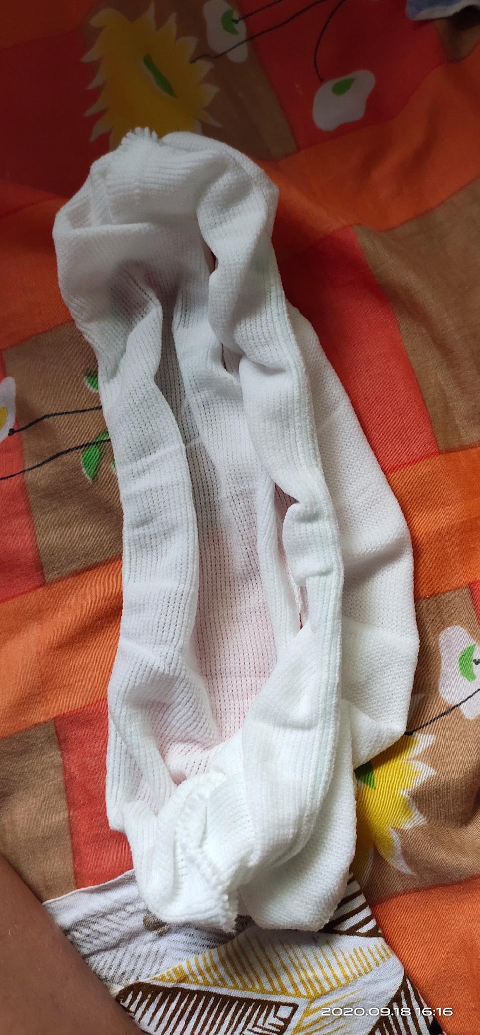 Buy NewMom Maternity Pad + Pad Fixator (Combo Pack) (Pack of 4 Pads + 1 ...