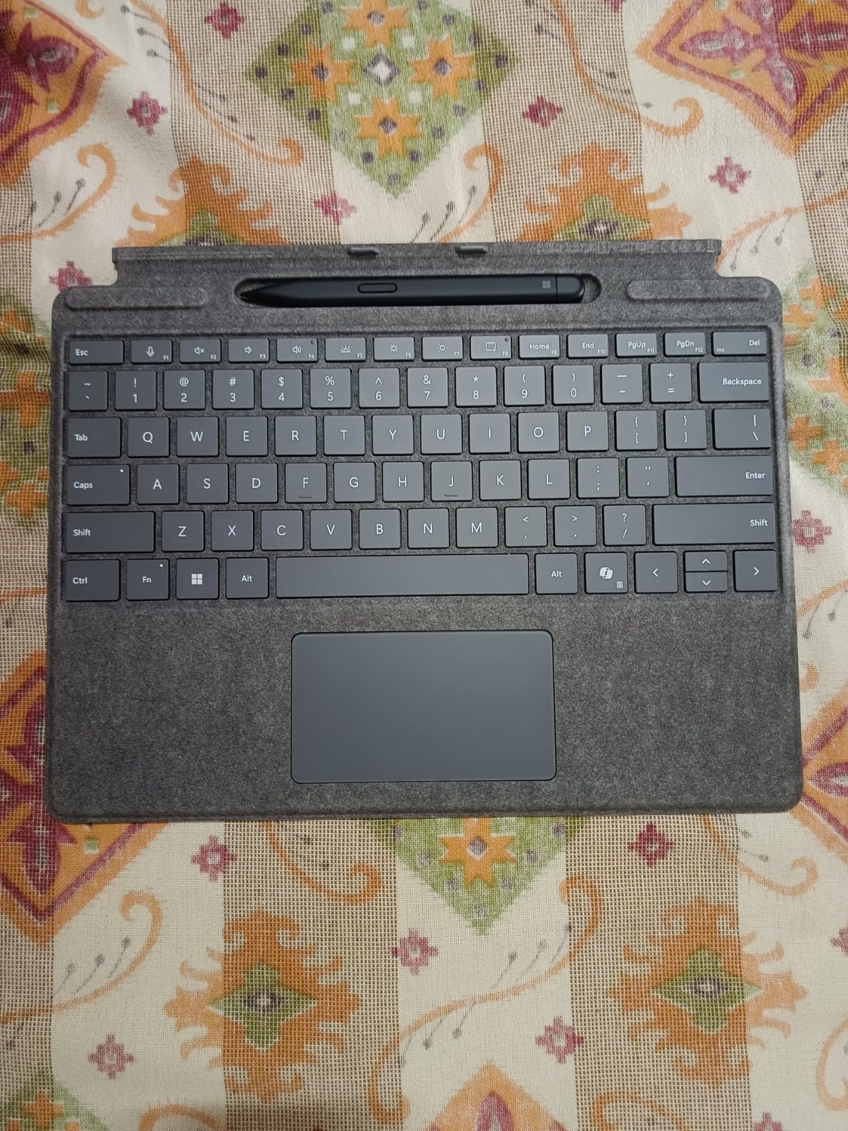 Amazon.in: Buy Microsoft Surface Pro 11 Keyboard with Slim Pen Platinum ...