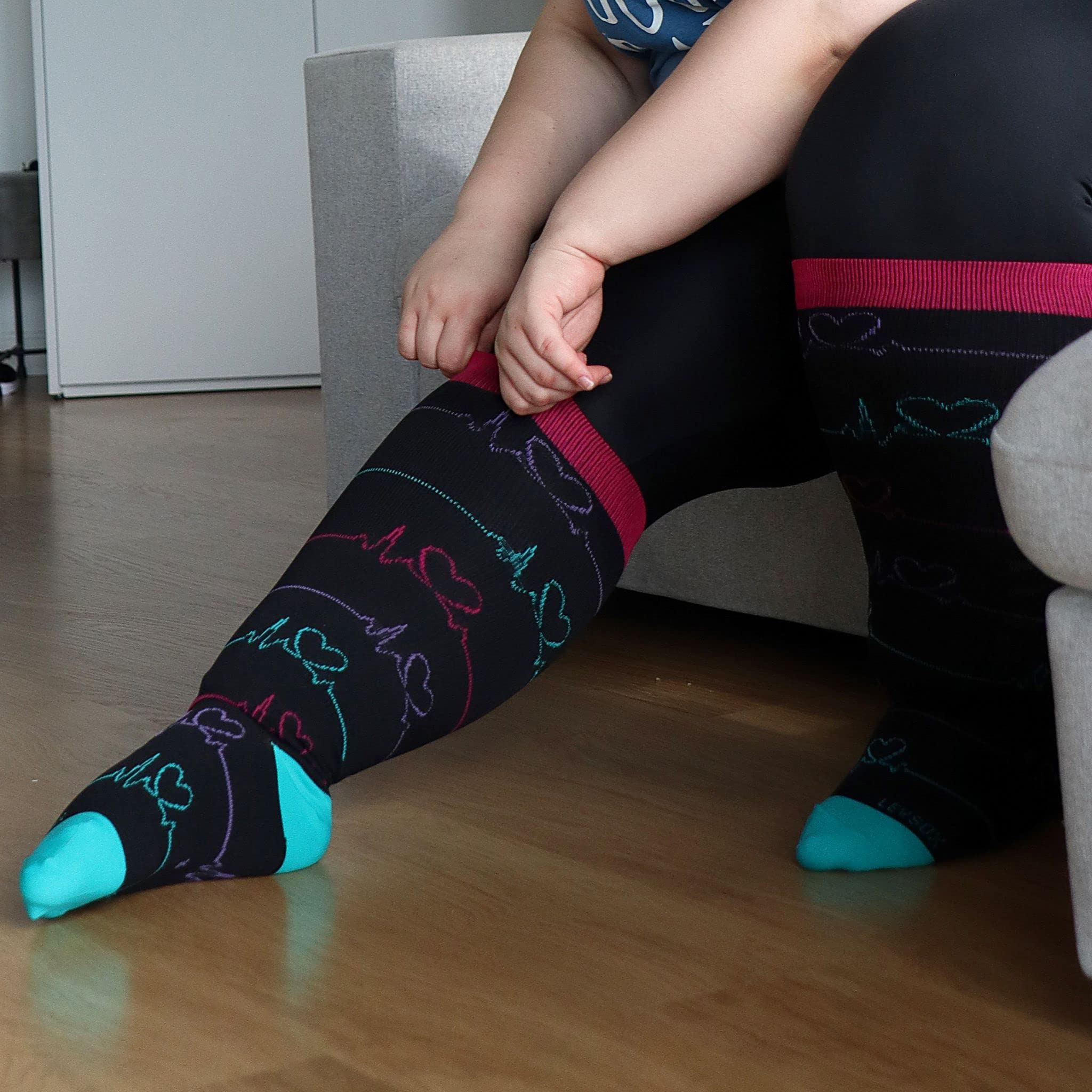 Snapklik.com : Wide Calf Compression Socks For Women & Men Large Size ...