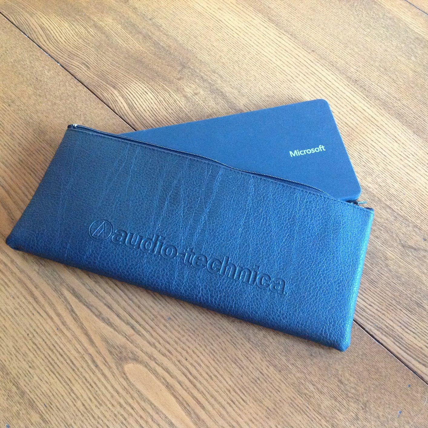 Amazon.com: Audio-Technica AT-BG2 Microphone Pouch : Musical Instruments