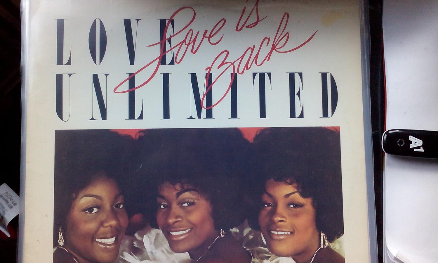 Amazon.co.jp: Love is back (1979) / Vinyl record [Vinyl-LP]: ミュージック