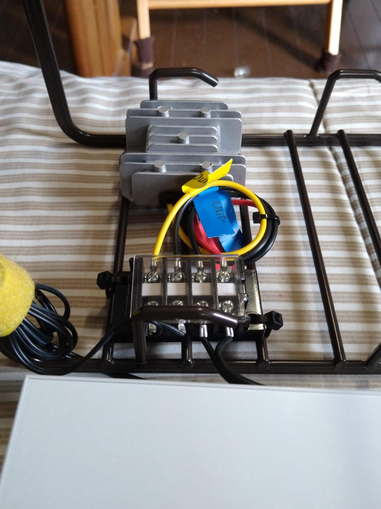 Amazon.co.jp: uxcell 防水DC電力コンバータ DC 10V-32V-DC 12V 3A 36W 降圧型電圧レギュレータ ...