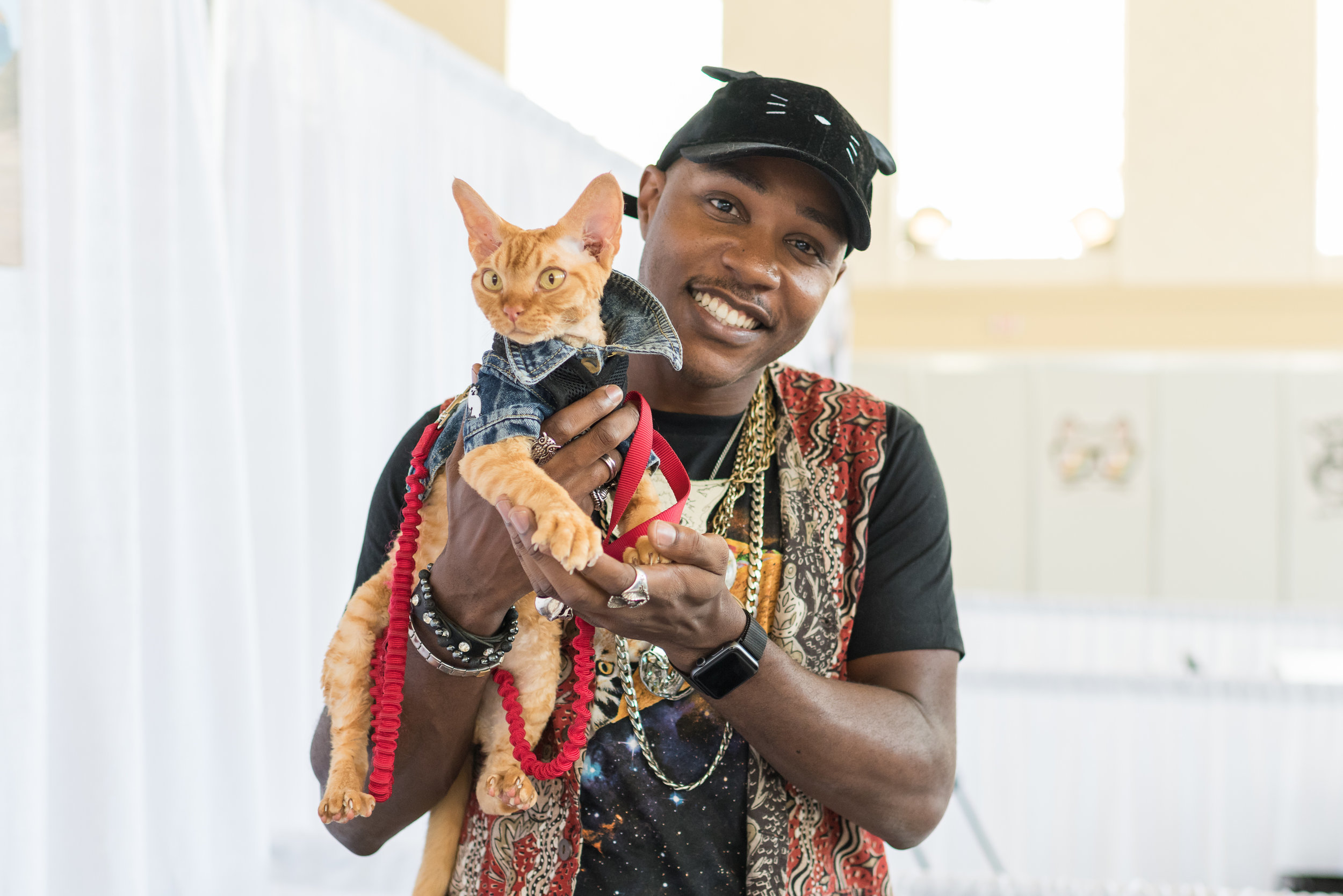 Amazon.com: iAmMoshow The Cat Rapper: books, biography, latest update