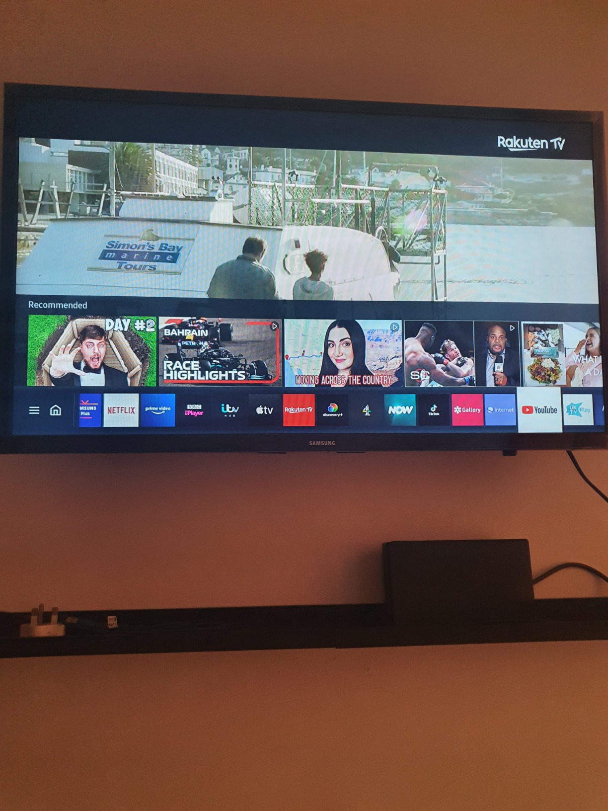 Samsung 32 Inch, 720p, T4300 LED HDR Smart TV With Contrast Enhancer ...