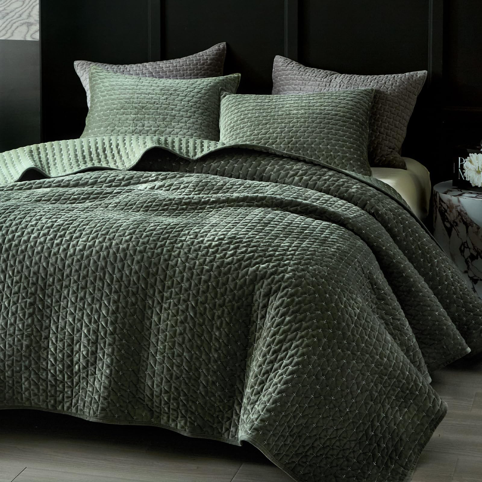 Amazon.com: RECYCO Luxury Velvet Quilt Queen Size, Ultra Soft Velvet ...