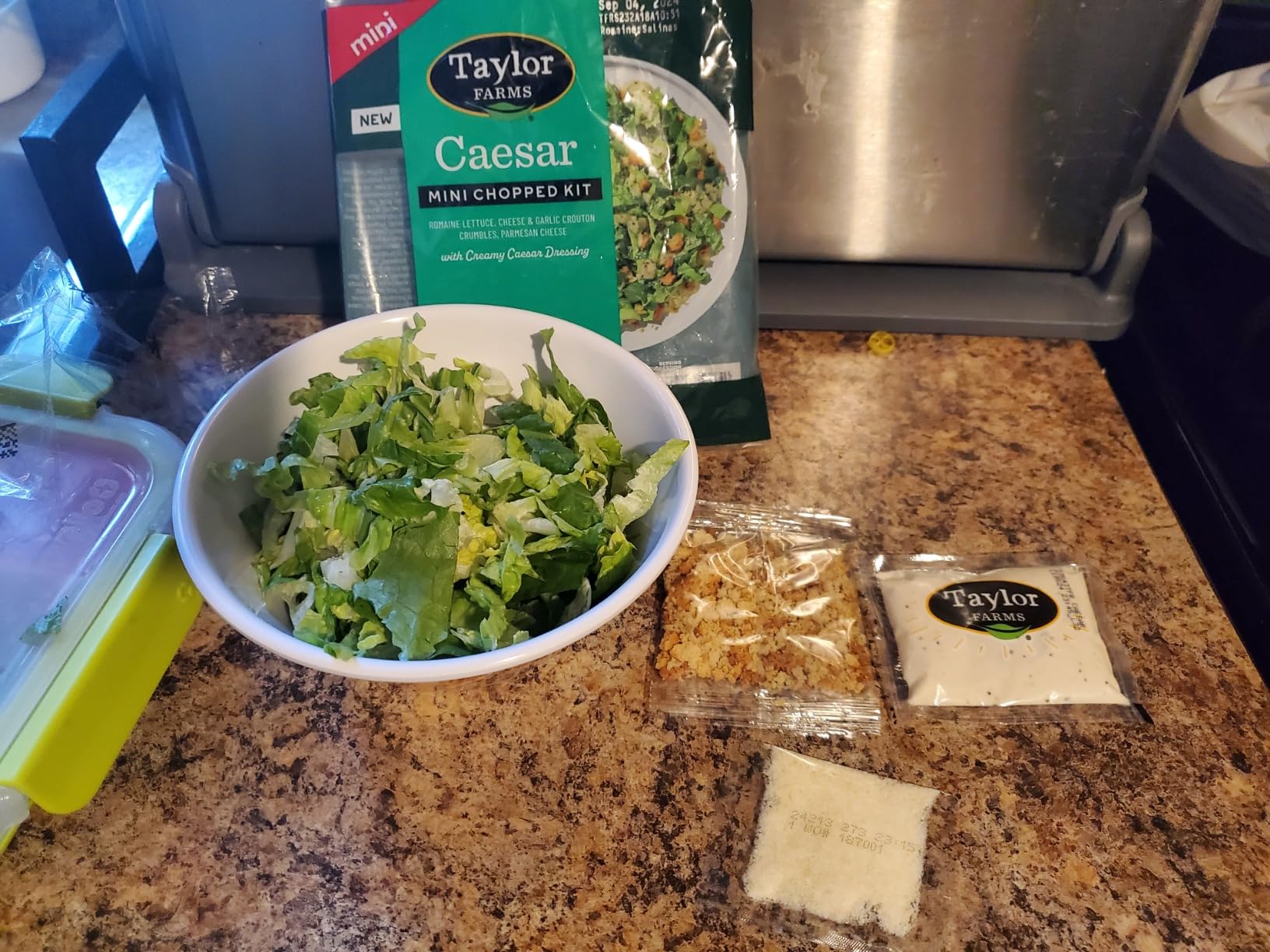 Amazon.com: Taylor Farms Caesar Mini Chopped Salad Kit 4.42oz : Grocery ...