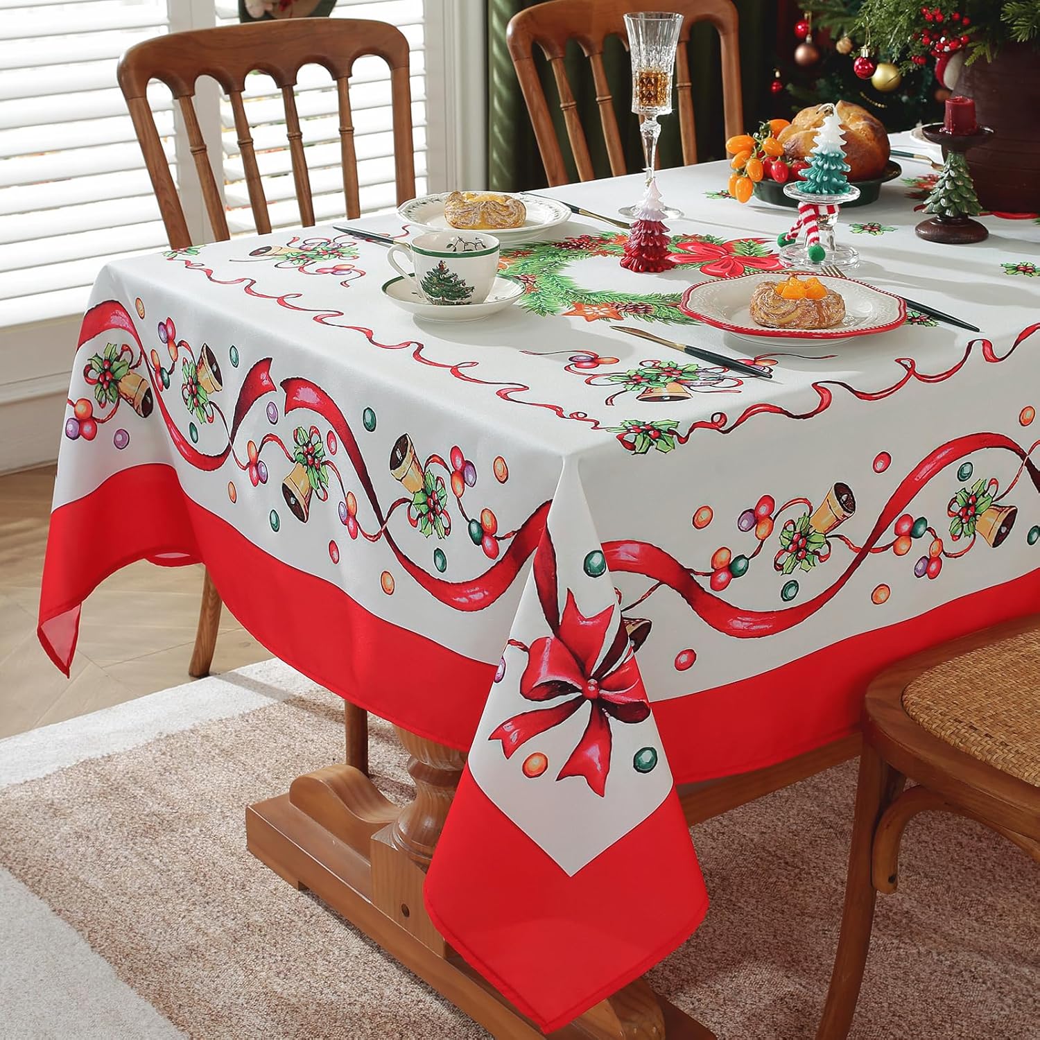 Amazon.com: meioro Christmas Day Tablecloth, Snowflake Santa Claus ...