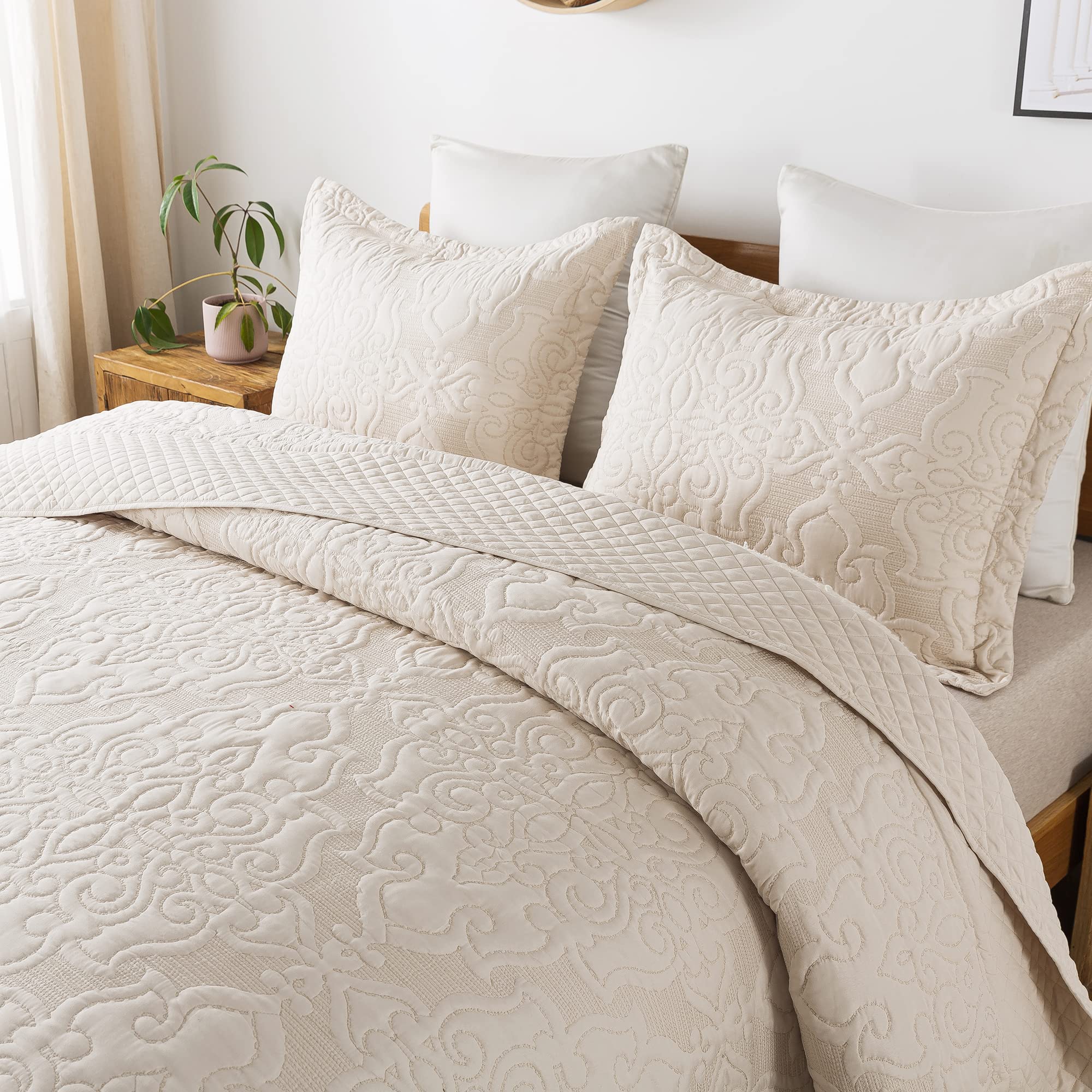 Amazon.com: Travan 3-Piece King Quilt Set Quilted Bedspread Oversized ...