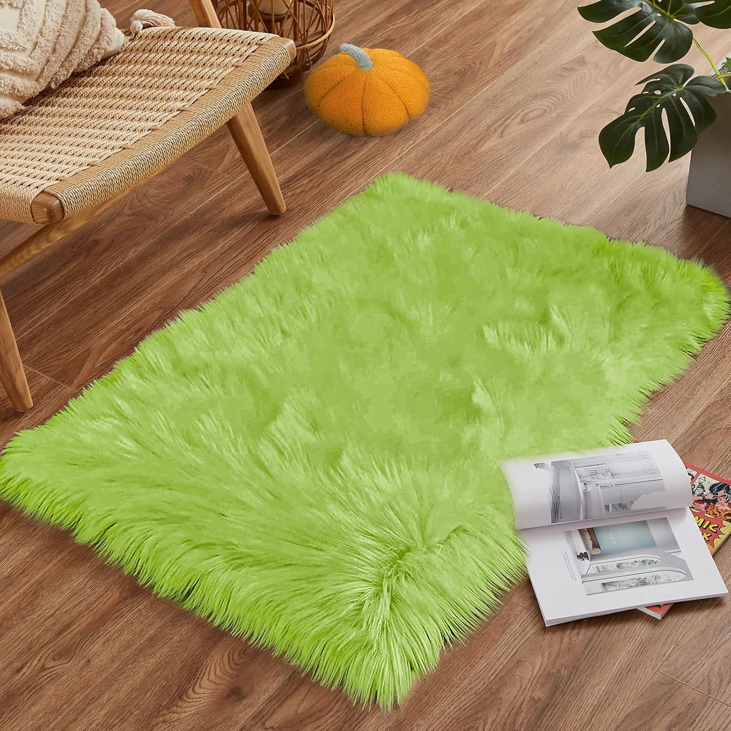 Amazon.com: Goolela Green Fluffy Rugs for Bedroom Living Room Decor ...