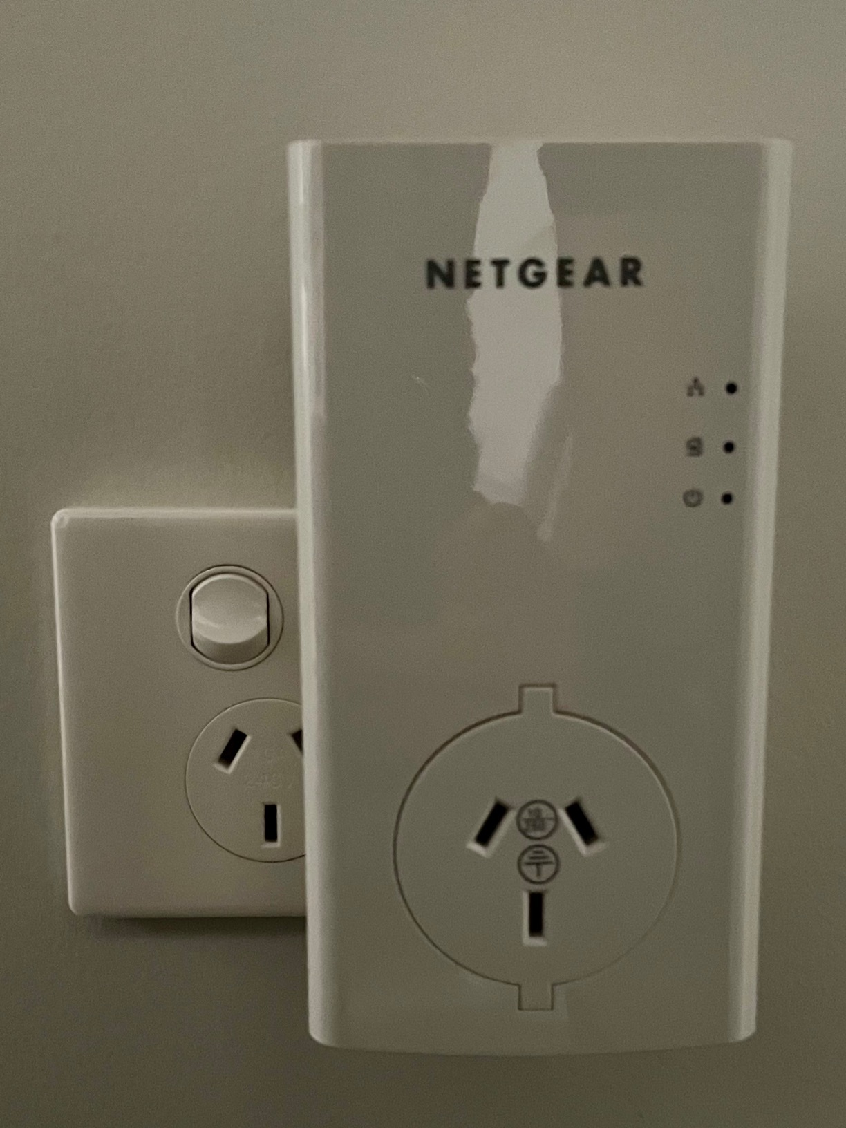 NETGEAR Powerline 2000 Mbps Gigabit Ethernet Port Adapter with ...