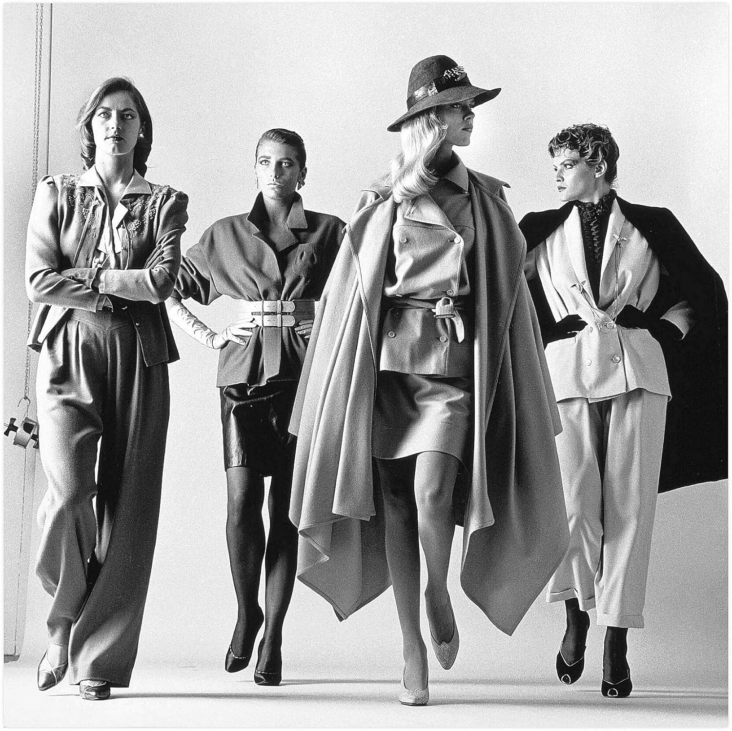 Amazon.de: Helmut Newton-Plakat | Helmut Newton Sie kommen (angezogen ...