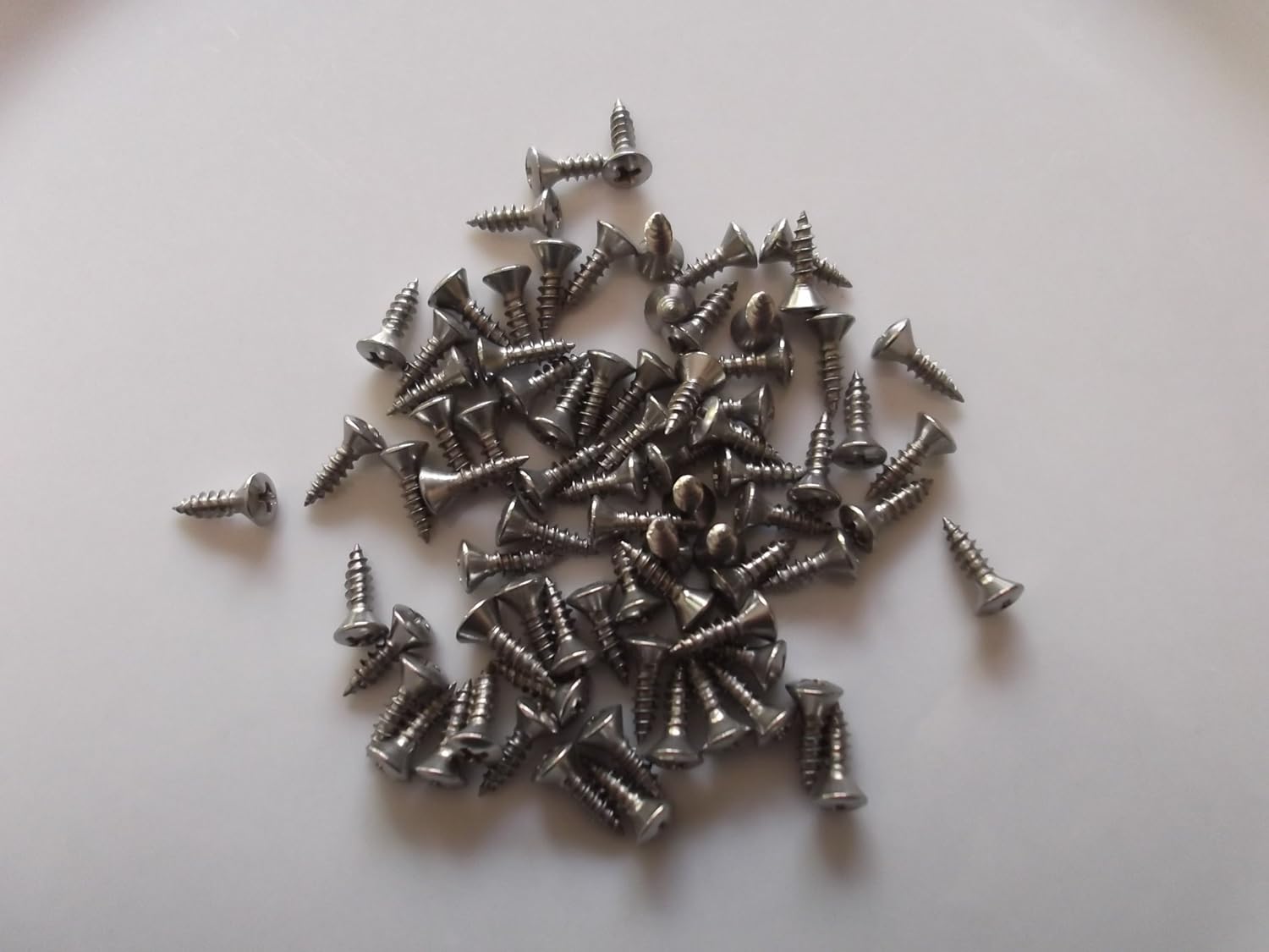 Amazon.com: 20 STAINLESS STEEL PICKGUARD SCREWS for GIBSON SG FIREBIRD ...