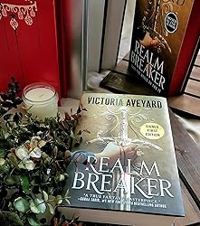 Amazon.com: Realm Breaker (Realm Breaker, 1): 9780062872623: Aveyard ...