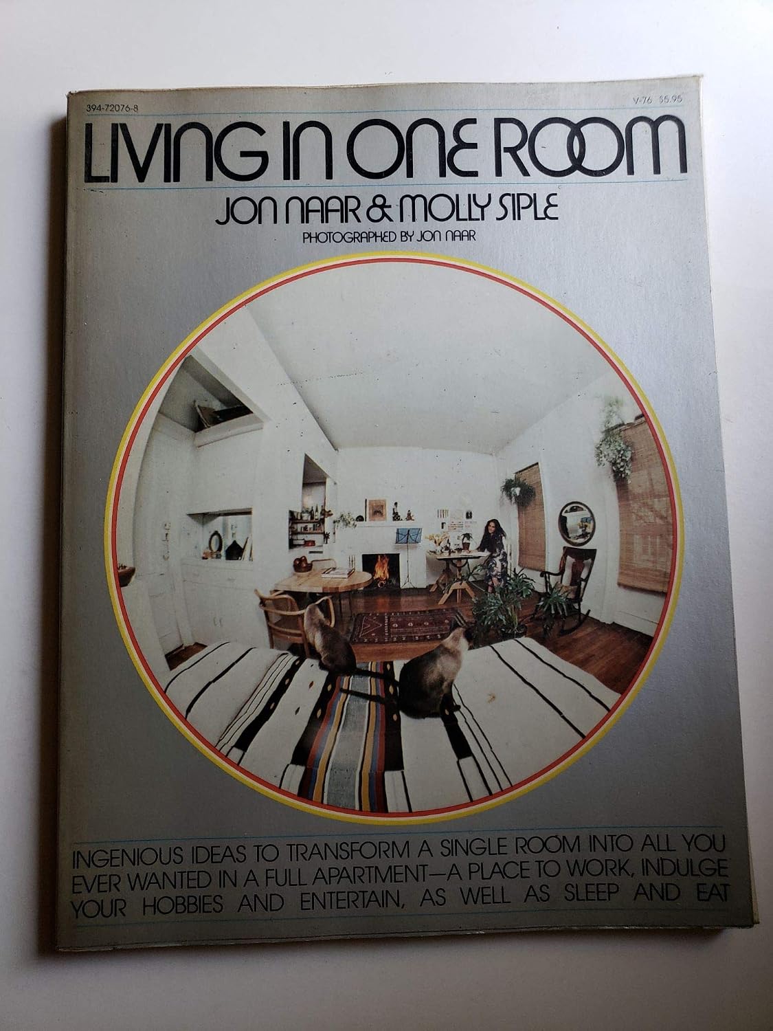 Living in one room: Naar, Jon; Siple, Molly: 9780394720760: Amazon.com ...