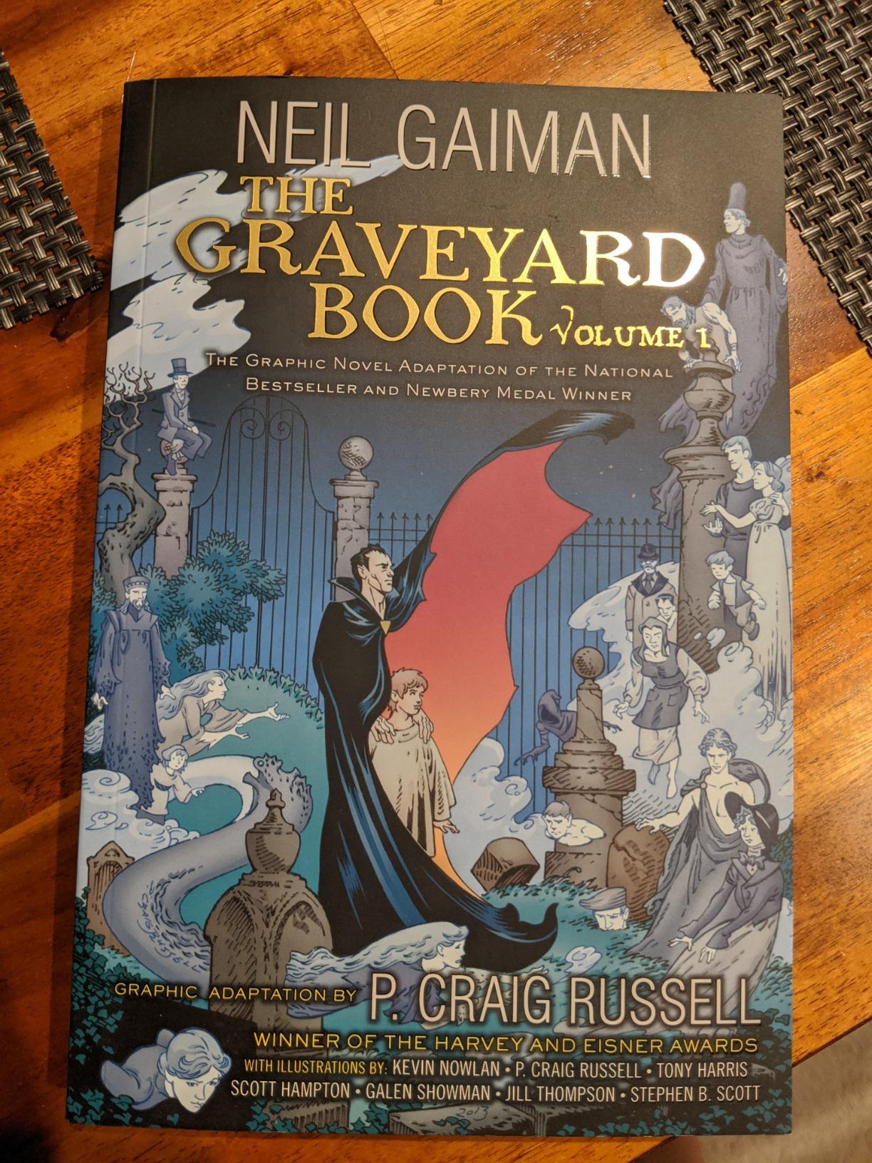 Amazon.com: The Graveyard Book Graphic Novel: Volume 1: 9780062194824 ...
