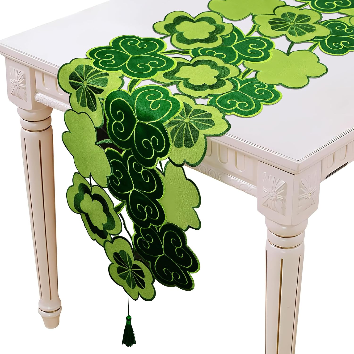 Amazon.com: Wehhbtye 69" x 15" St. Patrick's Day Clover Table Runner ...