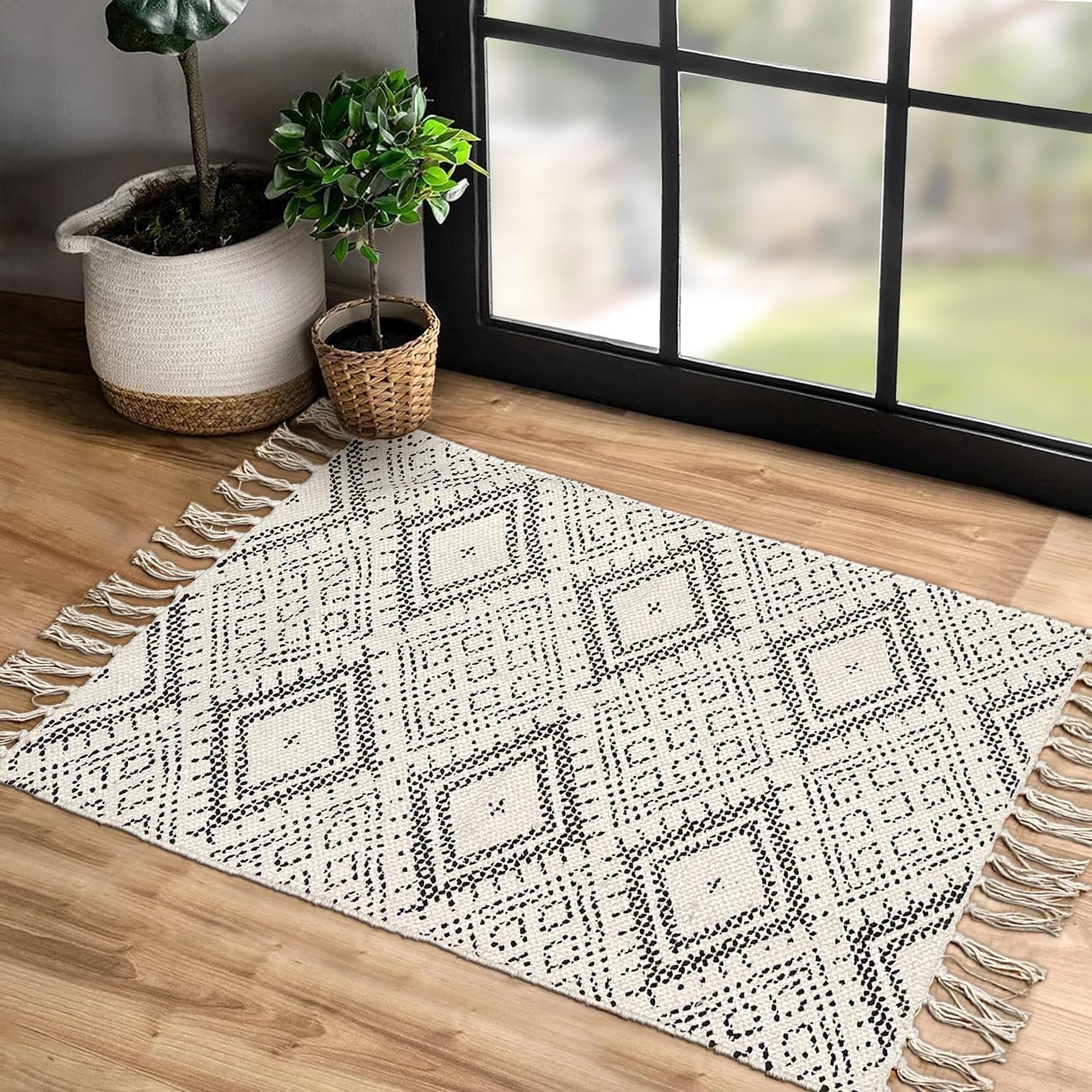 Amazon.com: Chardin home Boho Diamond Rug, 20x32 Inches, Ivory and ...