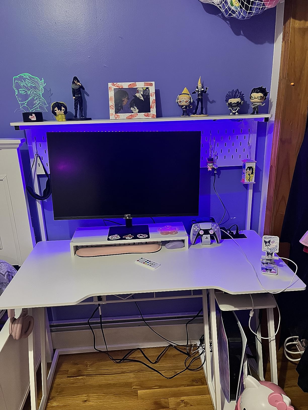 $30/mo - Finance 55'' White Gaming Desk with Hutch and LED Lights ...