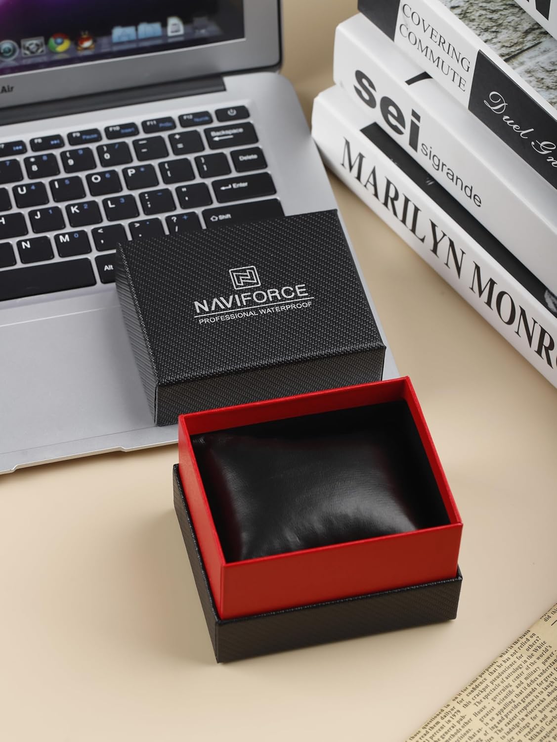Amazon.com: NAVIFORCE Watch Gift Box, Black with Red : Clothing, Shoes ...