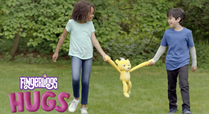 Watch WowWee Fingerlings Hugs - Sam ﹙Yellow﹚ - Interactive Plush Lion ...