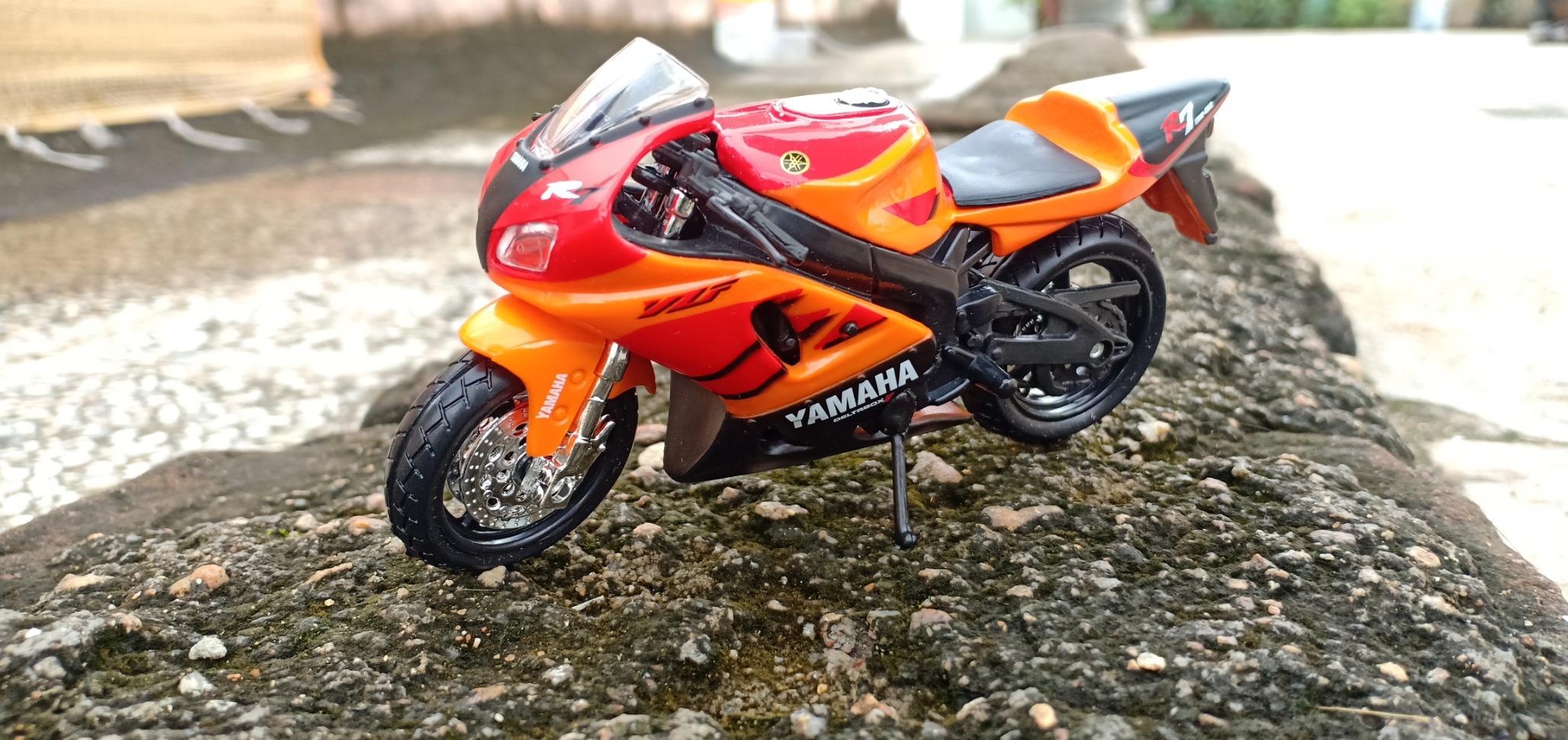 Maisto Two Wheelers Yamaha YZF-R7 Model in Scale 1:18 : Amazon.in: Toys ...