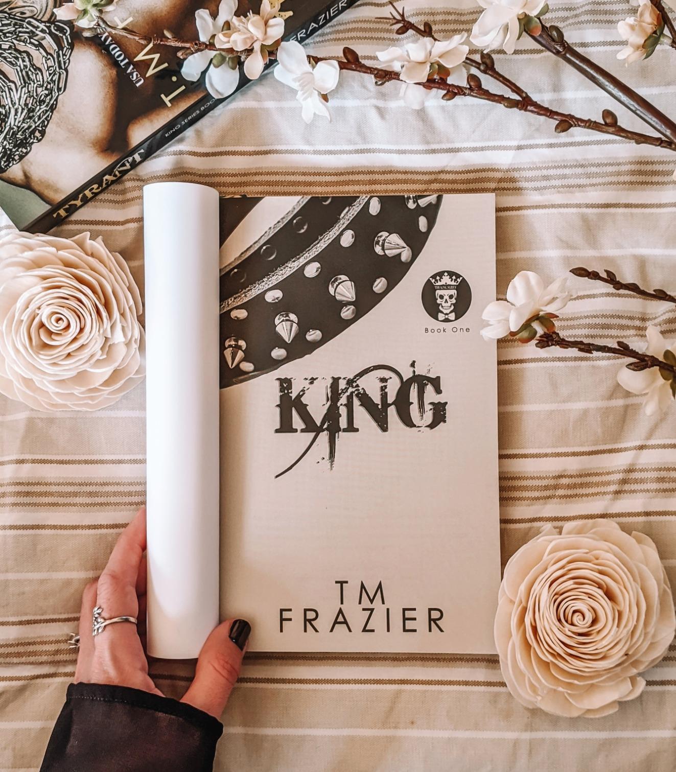 Amazon.com: King: 9781682304716: Frazier, T.M.: Books