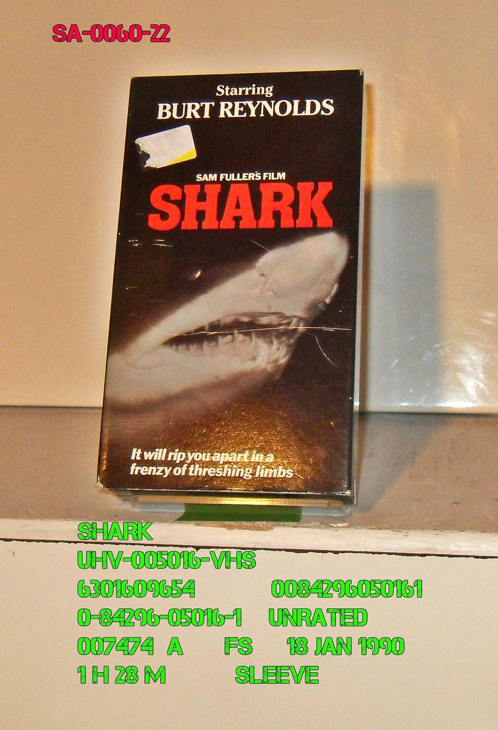 Amazon.com: Shark [VHS] : Reynolds,Burt: Movies & TV
