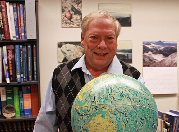 Geochemistry 2E: White, William M.: 9781119438052: Amazon.com: Books