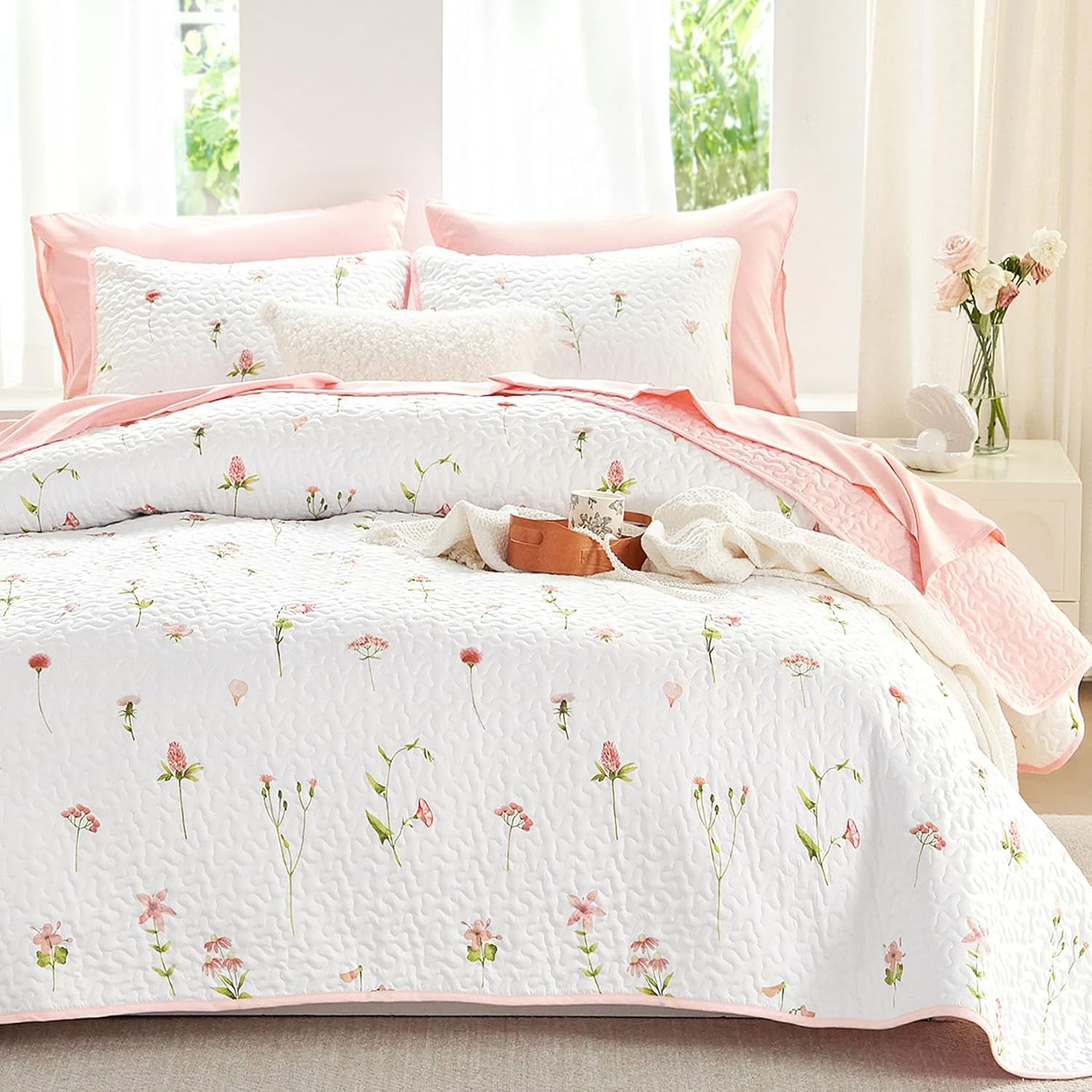 Amazon.com: Wake In Cloud - Floral Quilt Set, Coquette Cottagecore ...