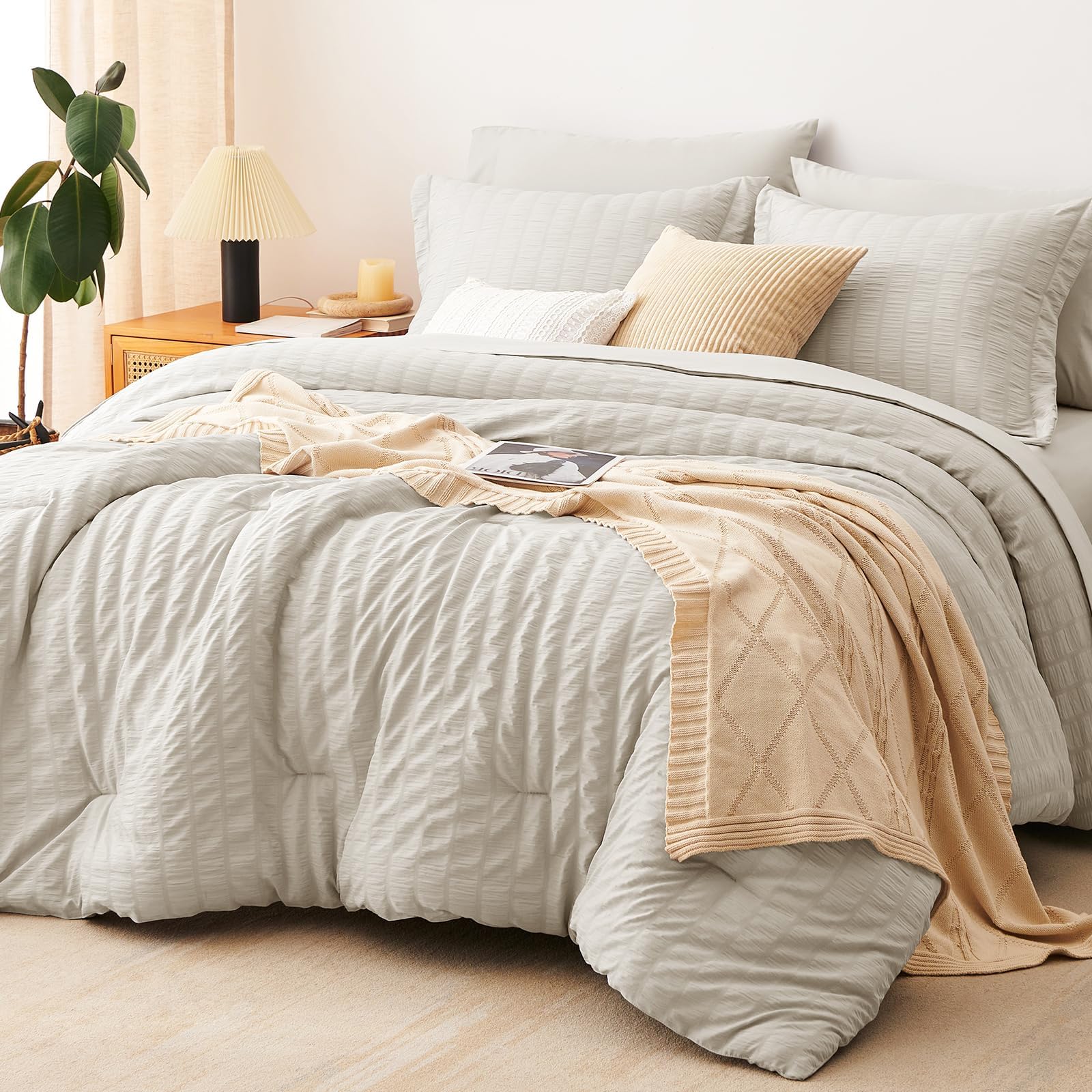 Amazon.com: HYMOKEGE Beige Full Size Comforter Sets Seersucker 7 Pieces ...