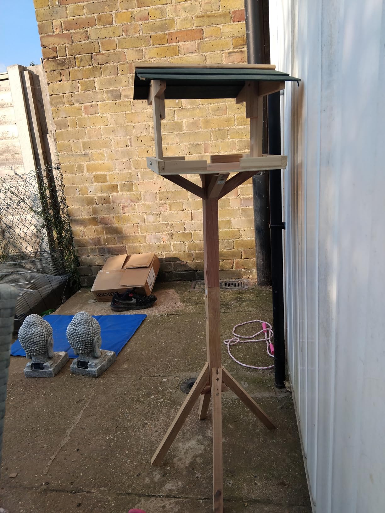 Crystals Premium Wooden Bird Table - Bird Feeding Table - Free Standing ...