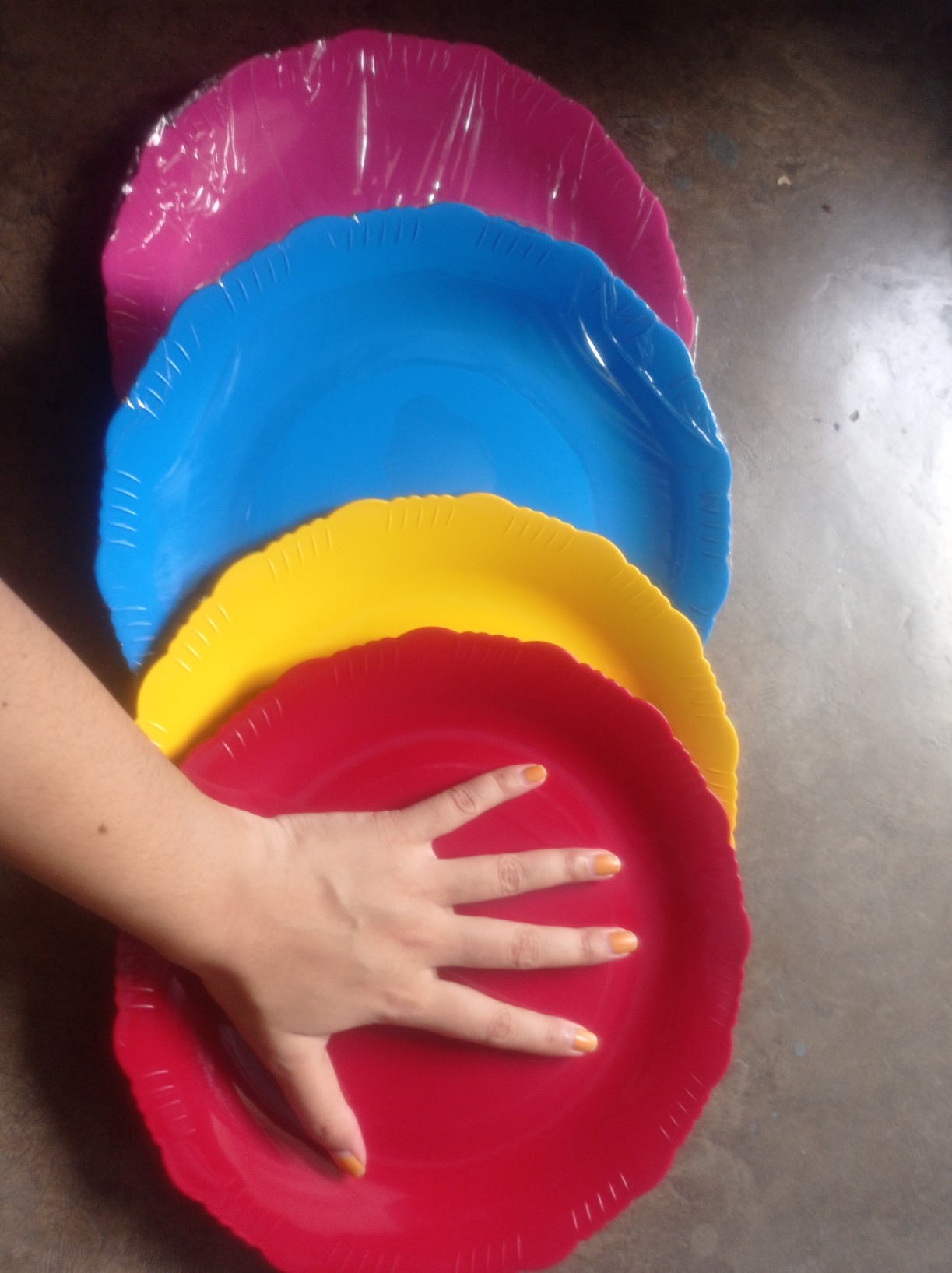 Buy Cutting EDGE Round Serrated Edges Dinner Plates with Floral Printed ...