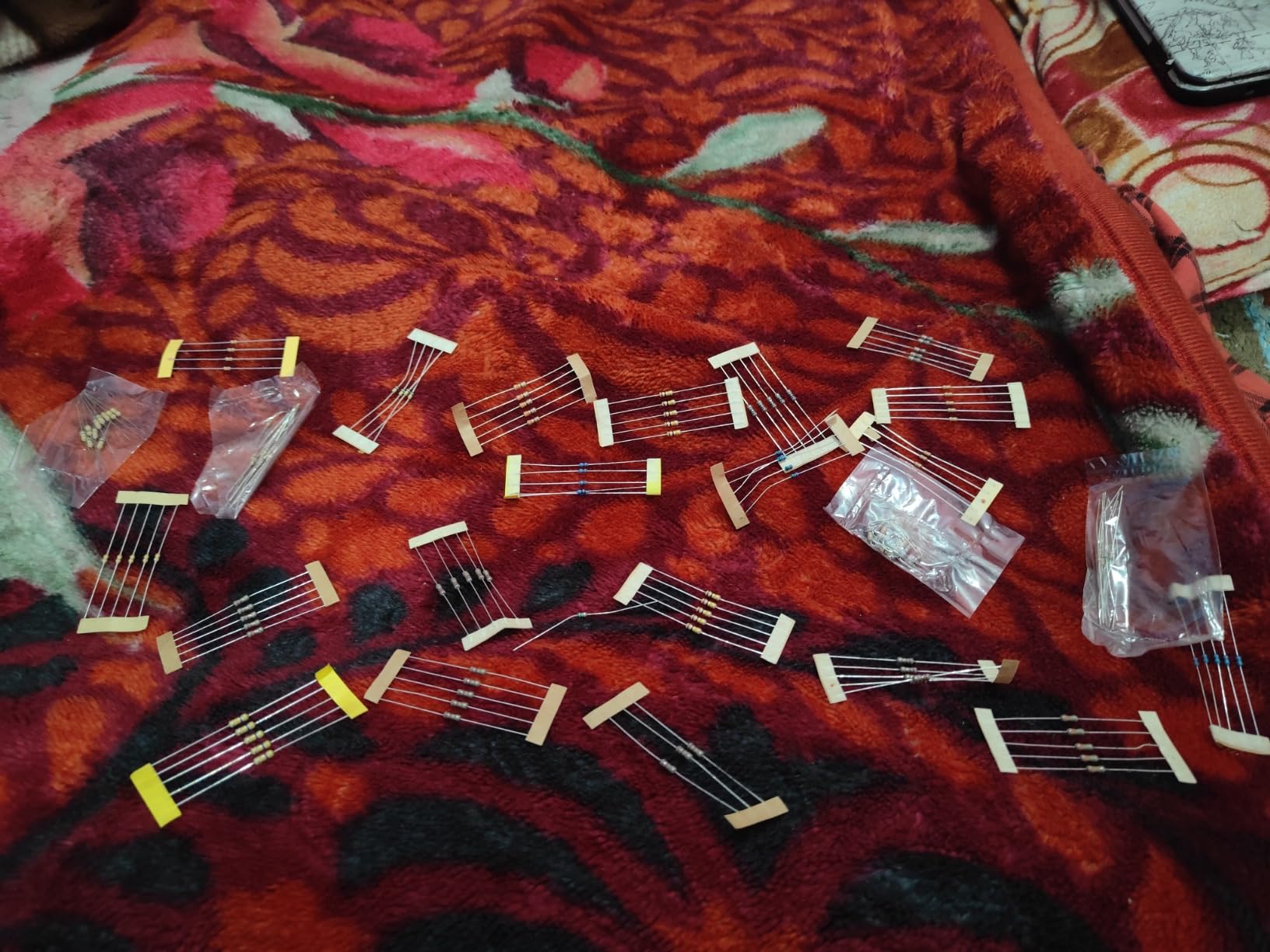 Robotbanao CRT Kit-Capacitor-Resistor-Transistor Kit-11 Components-For ...