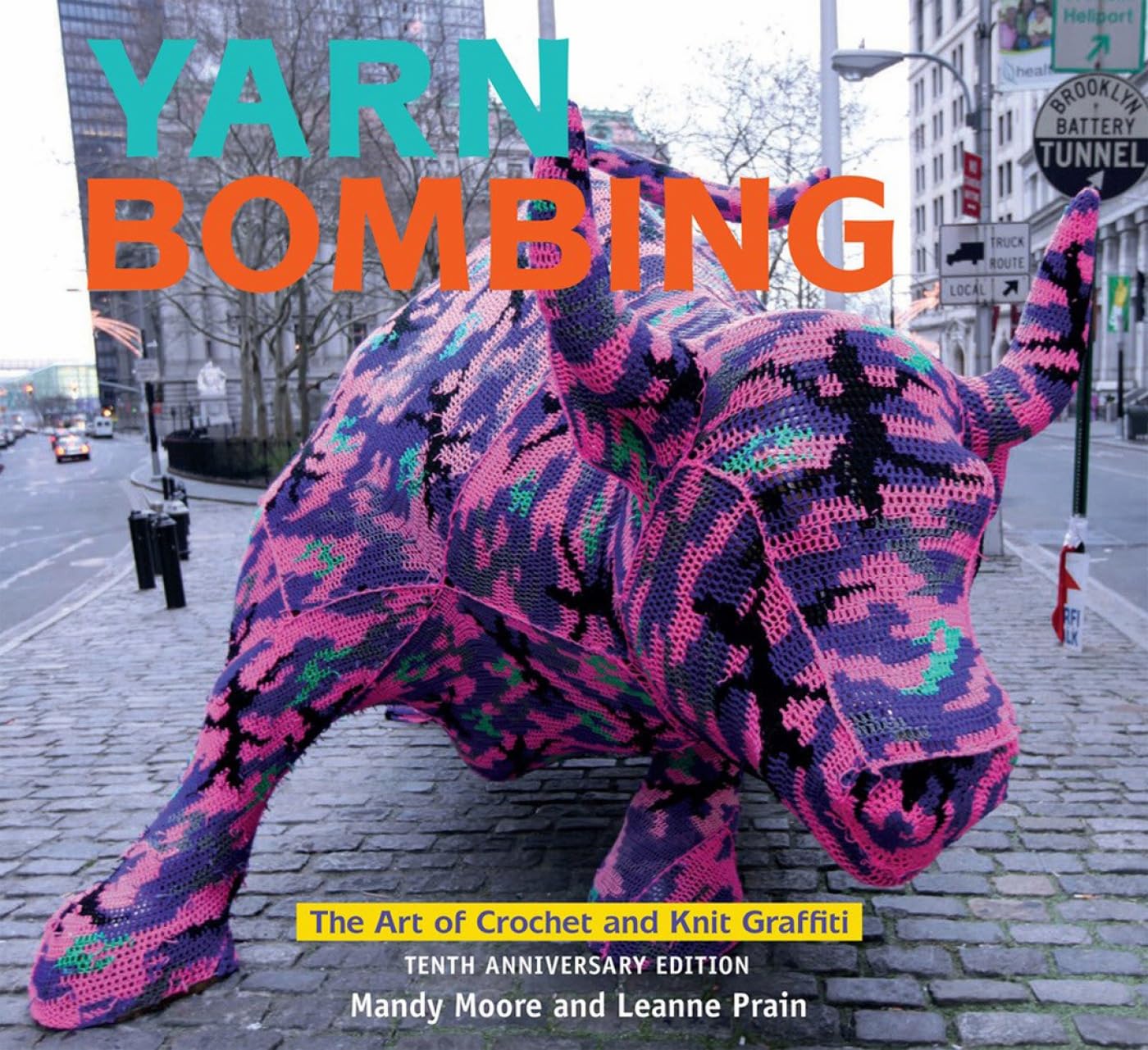 Yarn Bombing Statues Colors Explode Around City Via Yarn Bomb