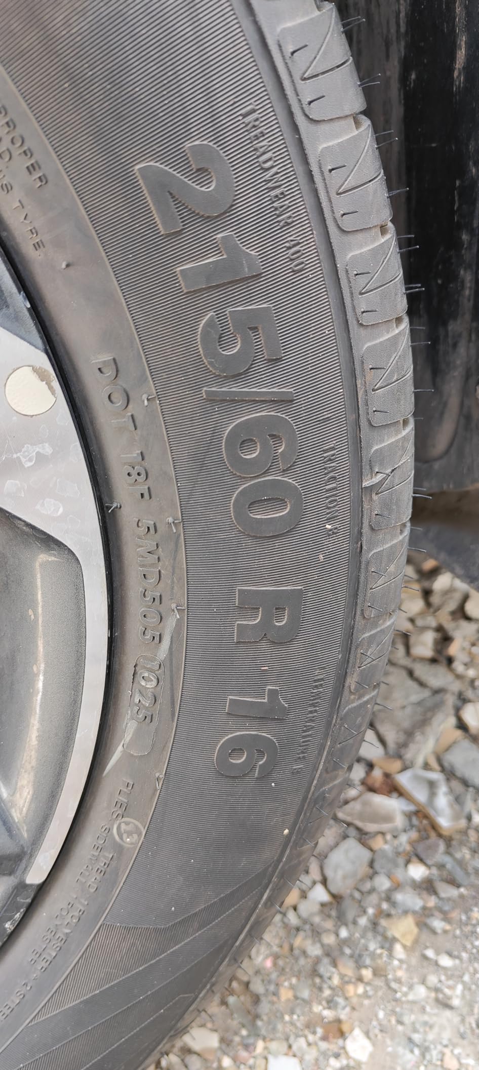 Apollo Tyres Alnac 4GS 215/60% R16 95H Tubeless Car Tyre : Amazon.in ...