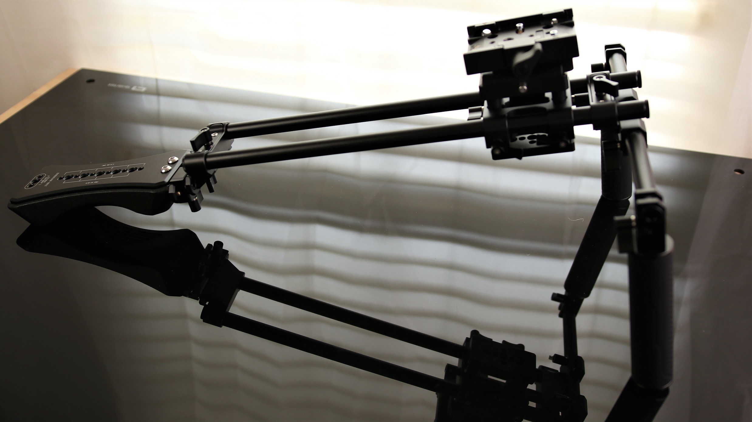 Watch Taking A Look At The Neewer Universal Camera Shoulder Mount on ...