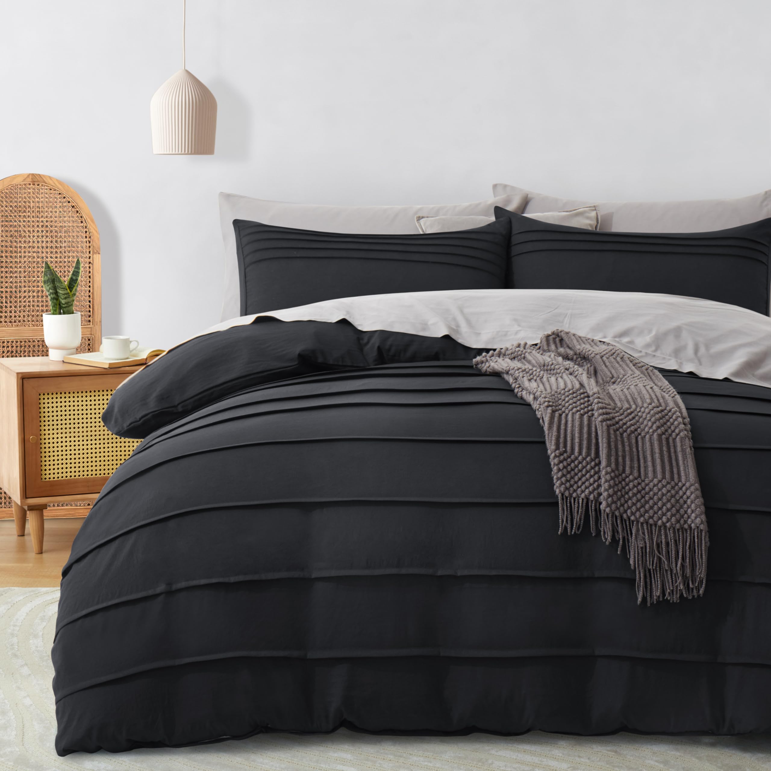 Amazon.com: Oli Anderson Black Duvet Cover King Size - Pleated King ...