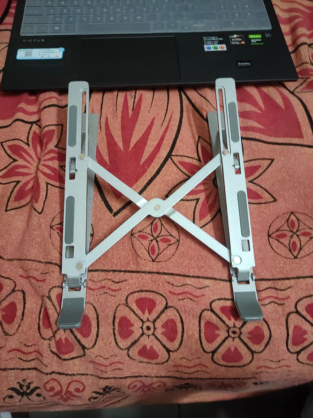 Wefly Portable Laptop Stand, Aluminium Alloy Adjustable Levels and ...